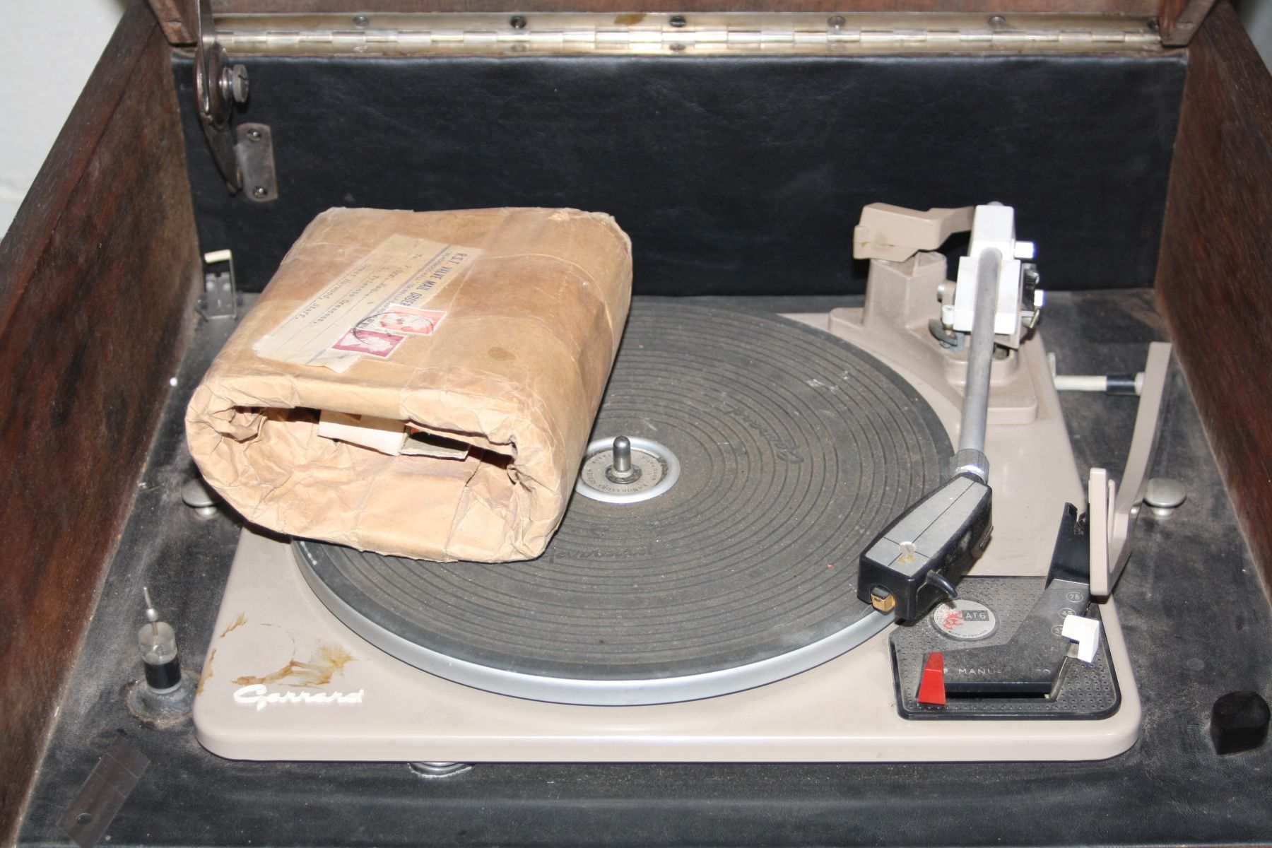 A SELECTION OF VINTAGE HIFI EQUIPMENT including an Armstrong 127 Stereo ...