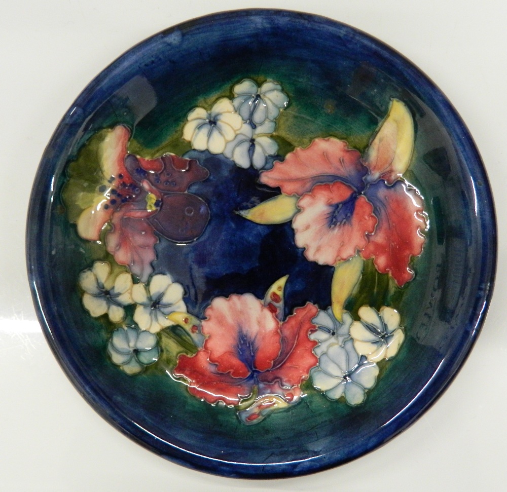 Two Moorcroft dishes. The largest 21.5 cm diameter.