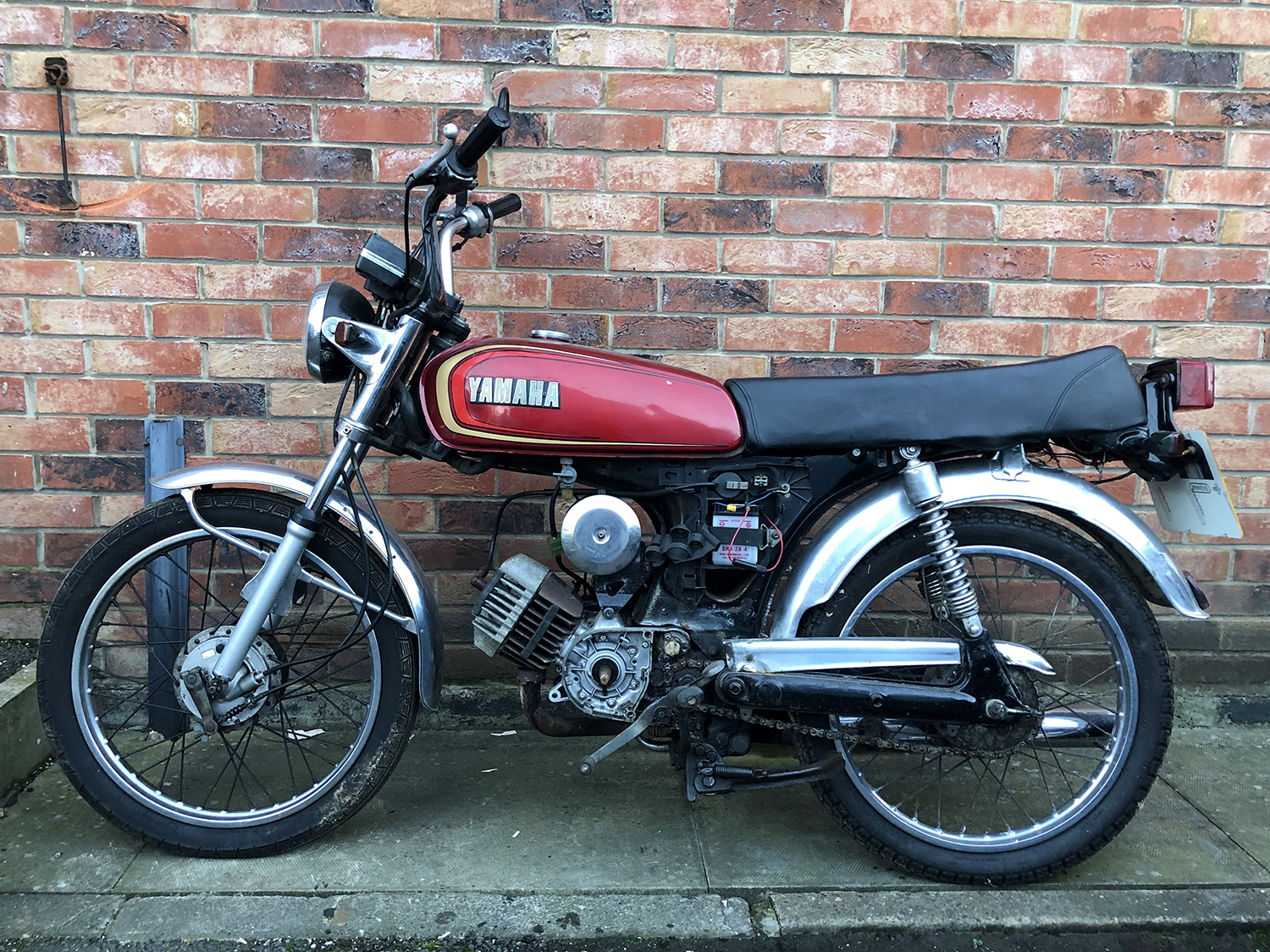 [G663 VFB] 1989 Yamaha YB100 Motorcycle, 100cc, In red with 18,718 ...