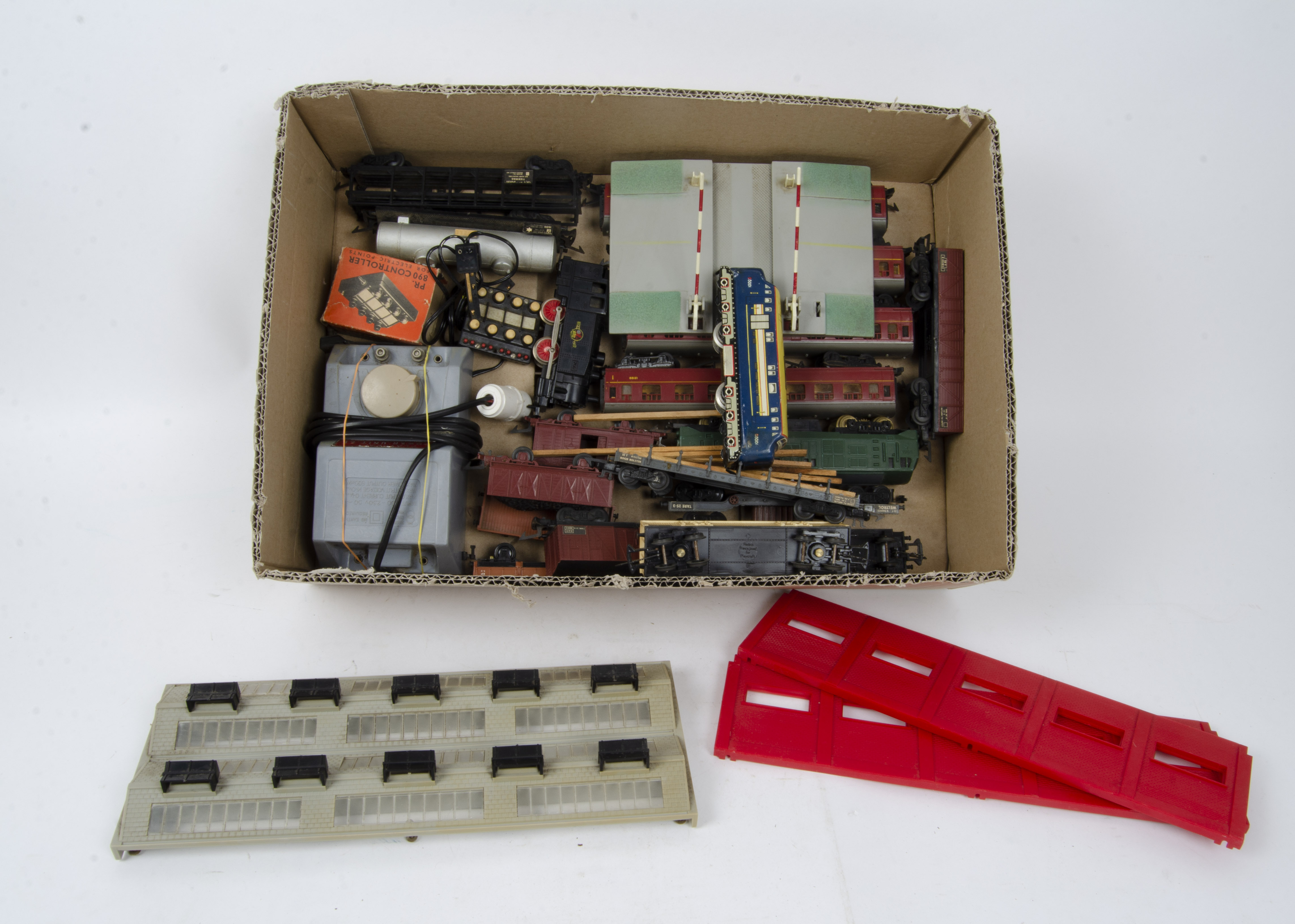 Jouef/Playcraft HO Gauge UK-market Trains, including Bo-Bo diesel and 0 ...