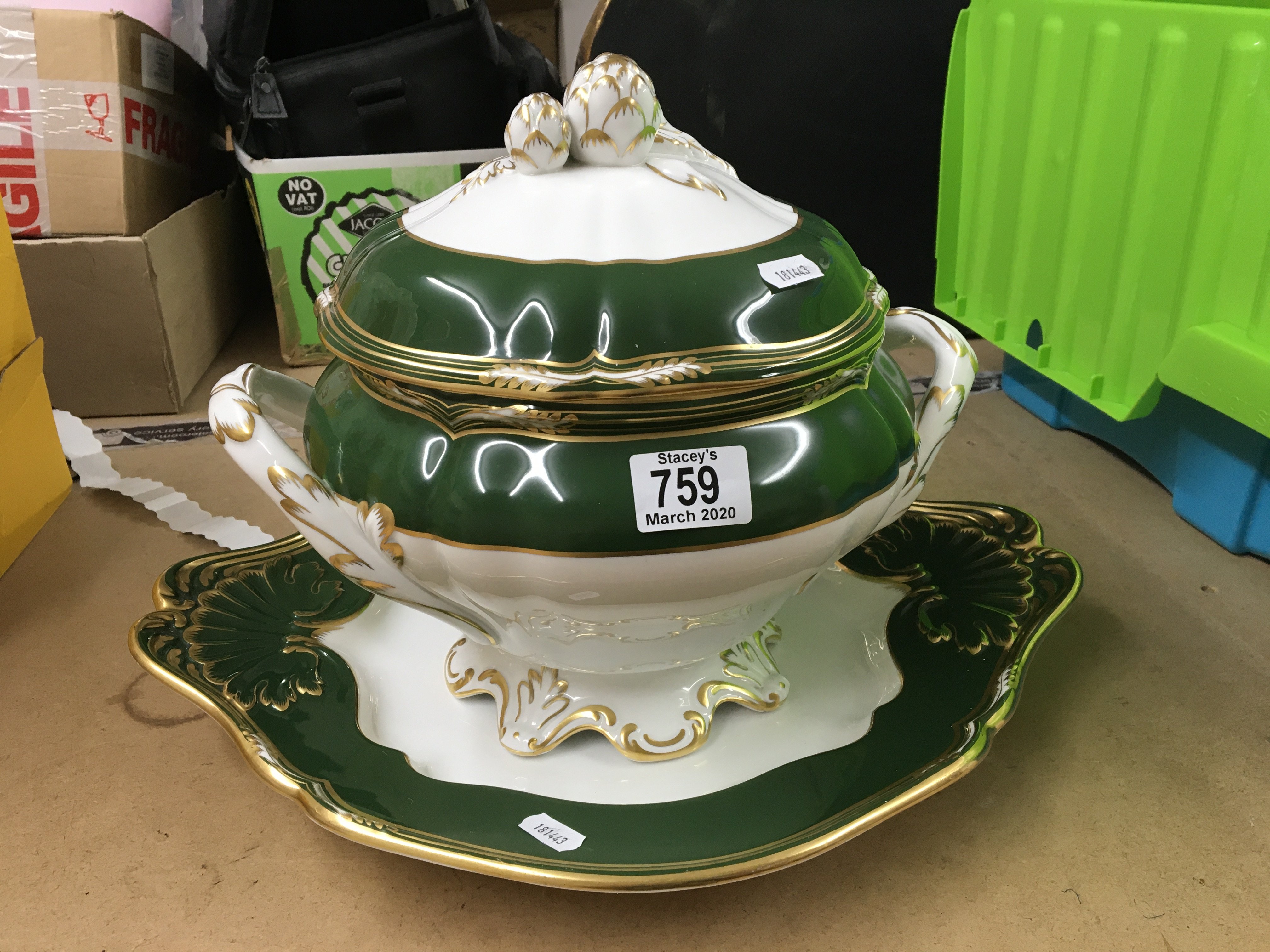 Spode Harrogate pattern dinner ware 26pcs inc Large soup tureen.