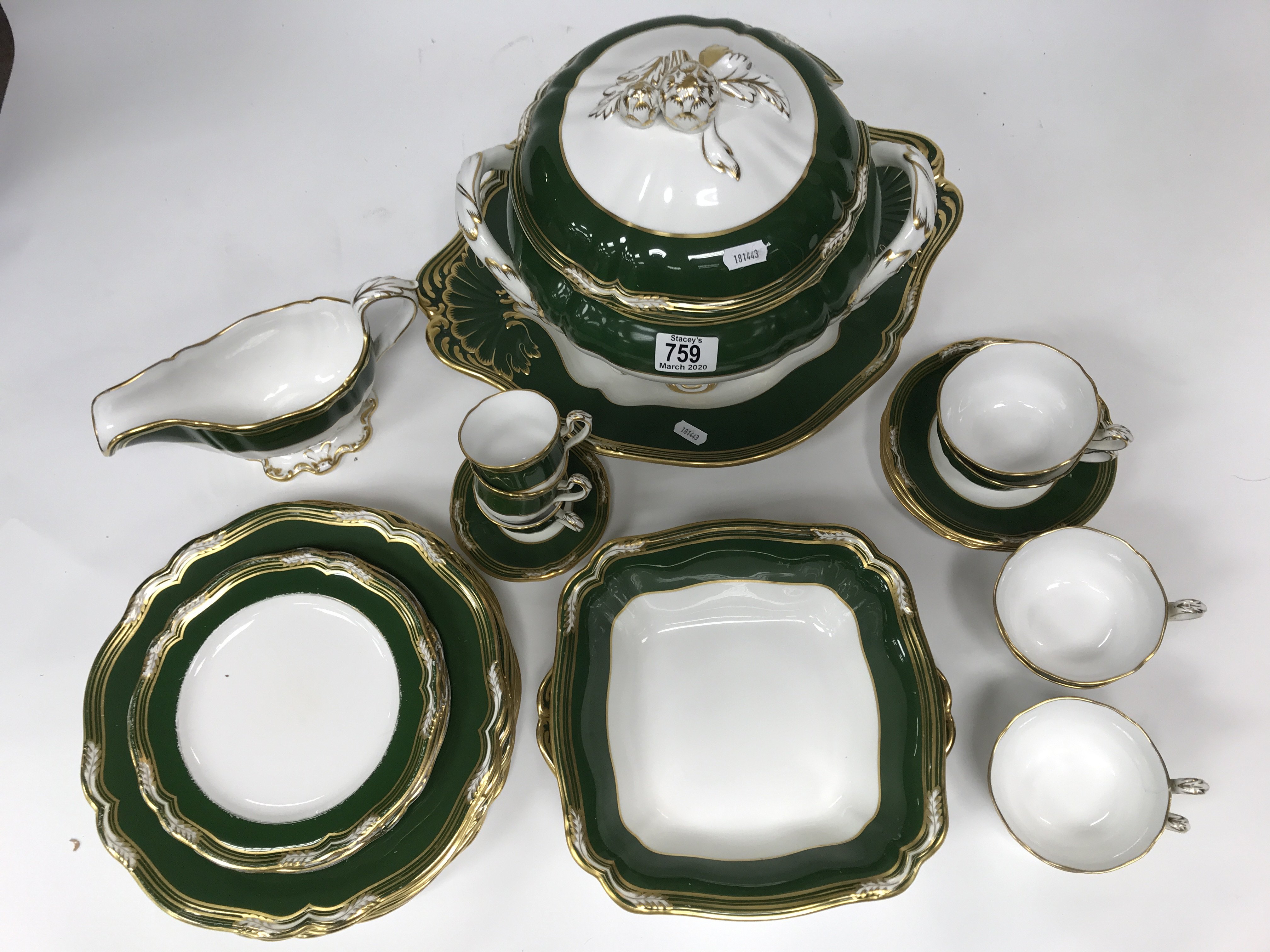Spode Harrogate pattern dinner ware 26pcs inc Large soup tureen.