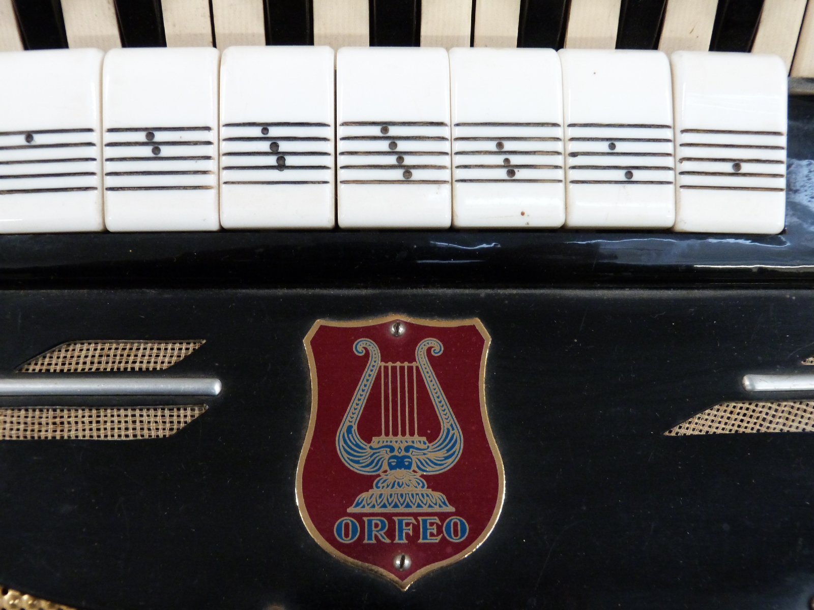 Orfeo Italian piano accordion 120 bass, seven treble couplers, two bass ...
