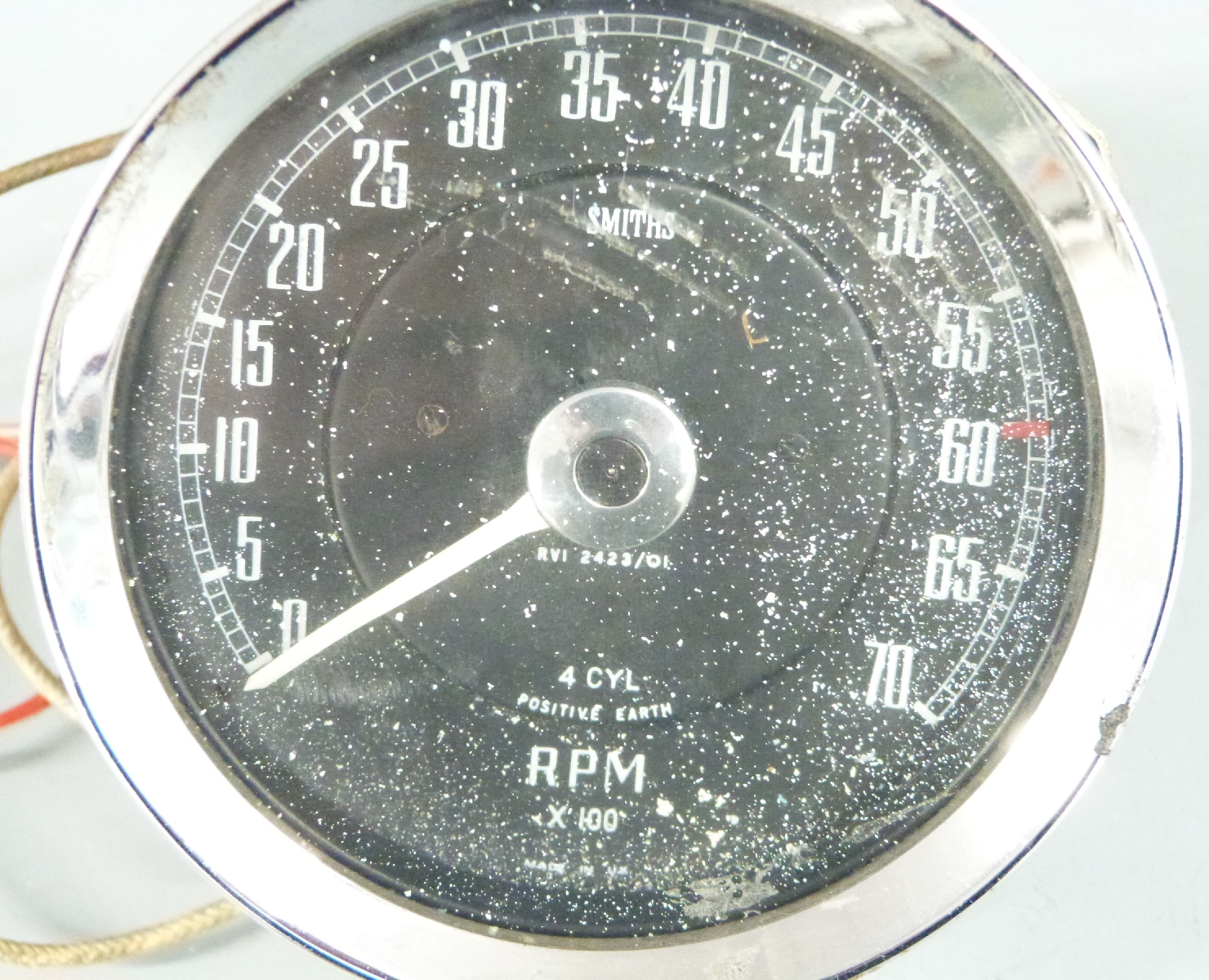 Smiths car rev counter marked to dial 4cyl and RVI 2423/01, red line at ...