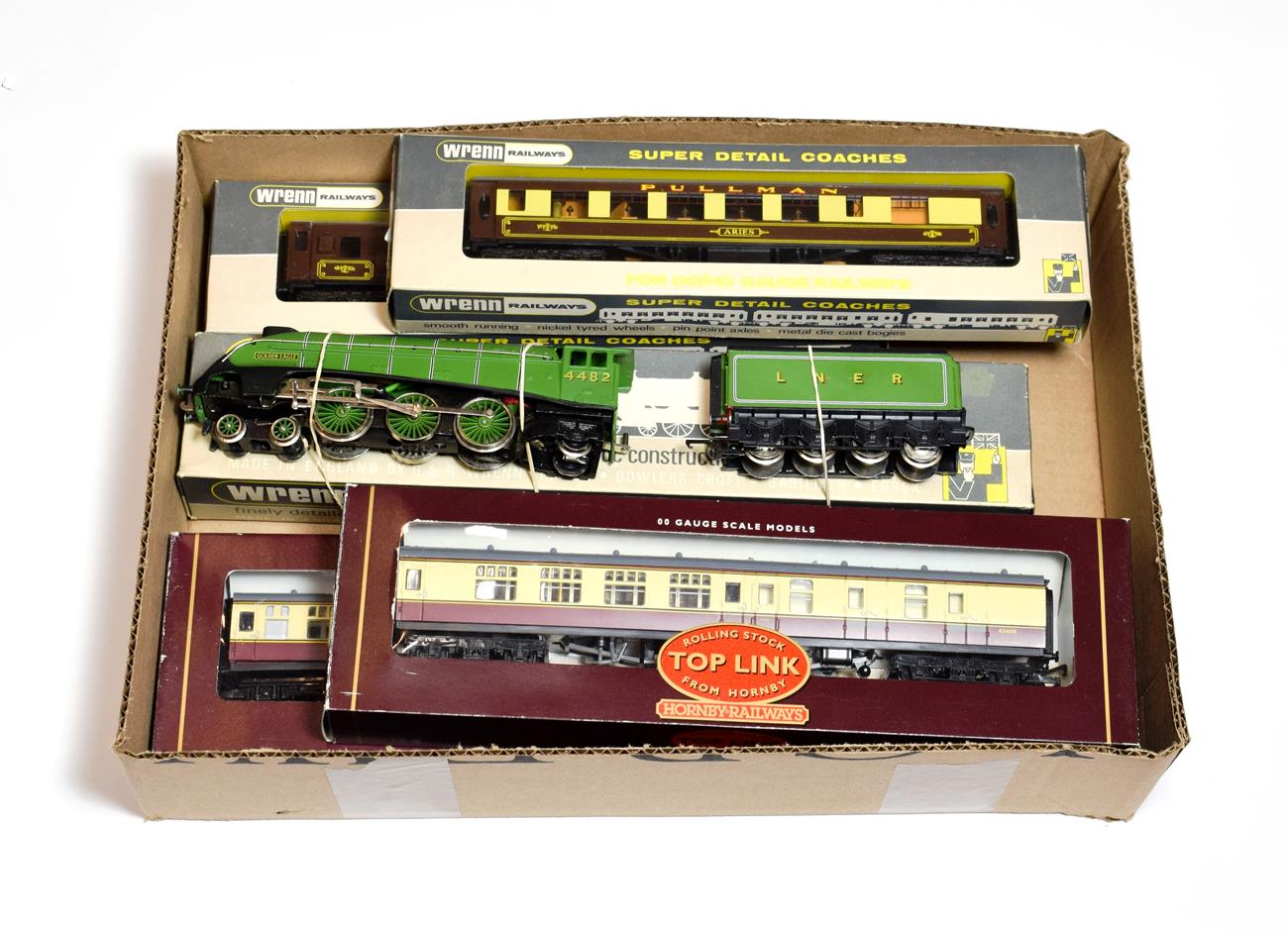 Wrenn W2209 Golden Eagle LNER 4482, W6000 Pullman brake/2nd and W6002 ...