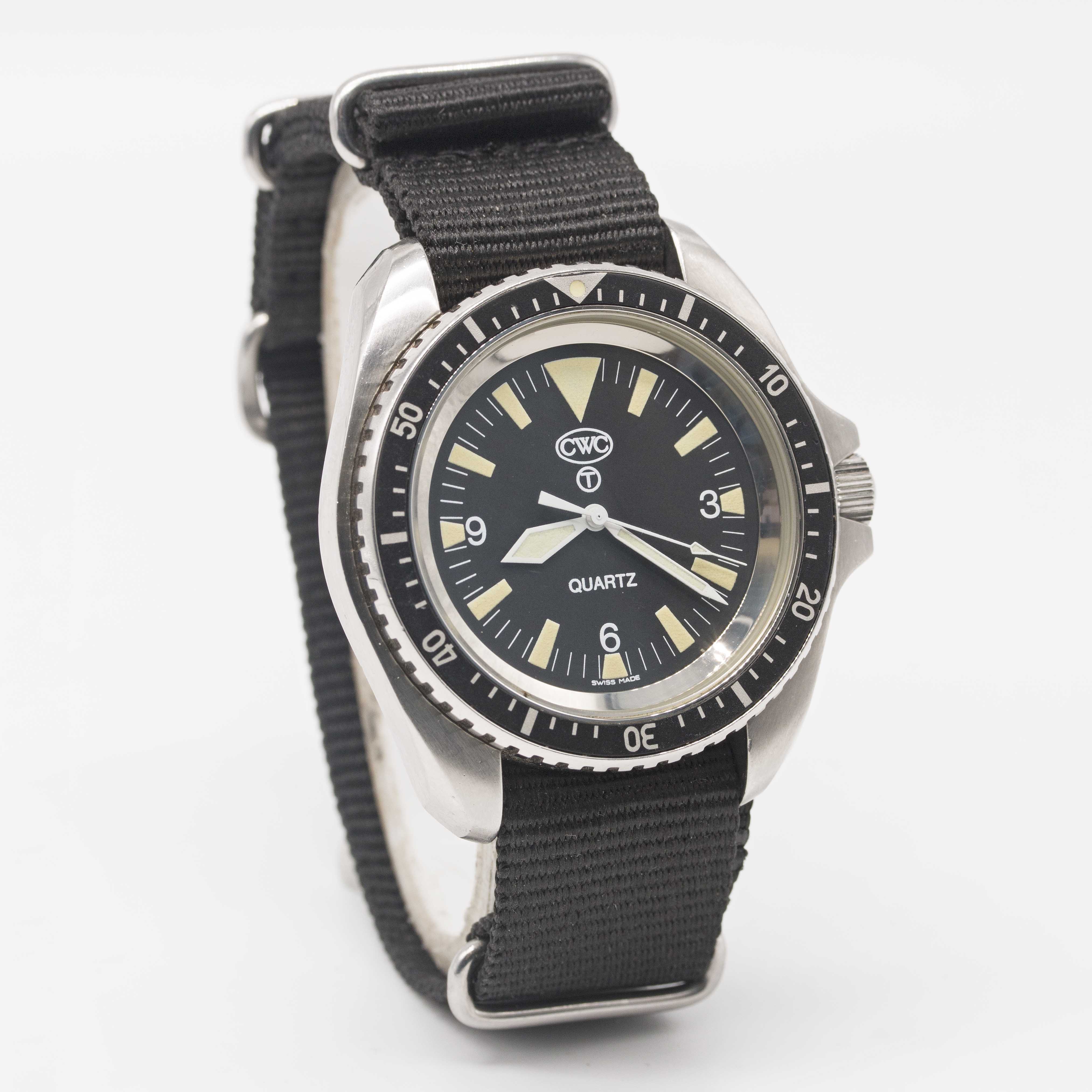 A GENTLEMAN'S STAINLESS STEEL BRITISH MILITARY ISSUED CWC QUARTZ ROYAL ...
