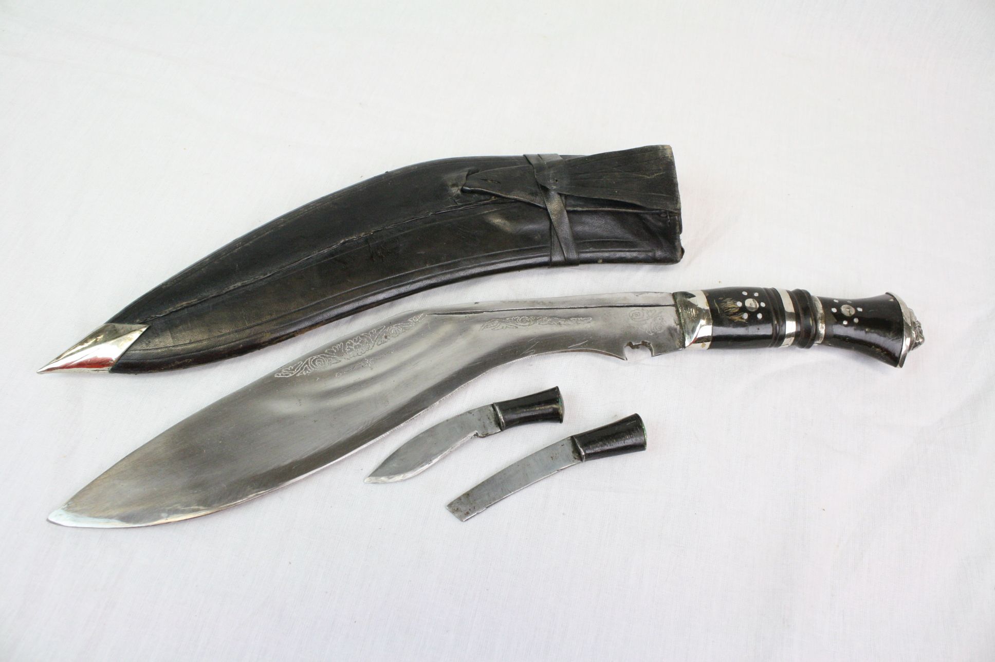 Indian Kukri with Horn handle, two small sharpening Knives and Leather ...