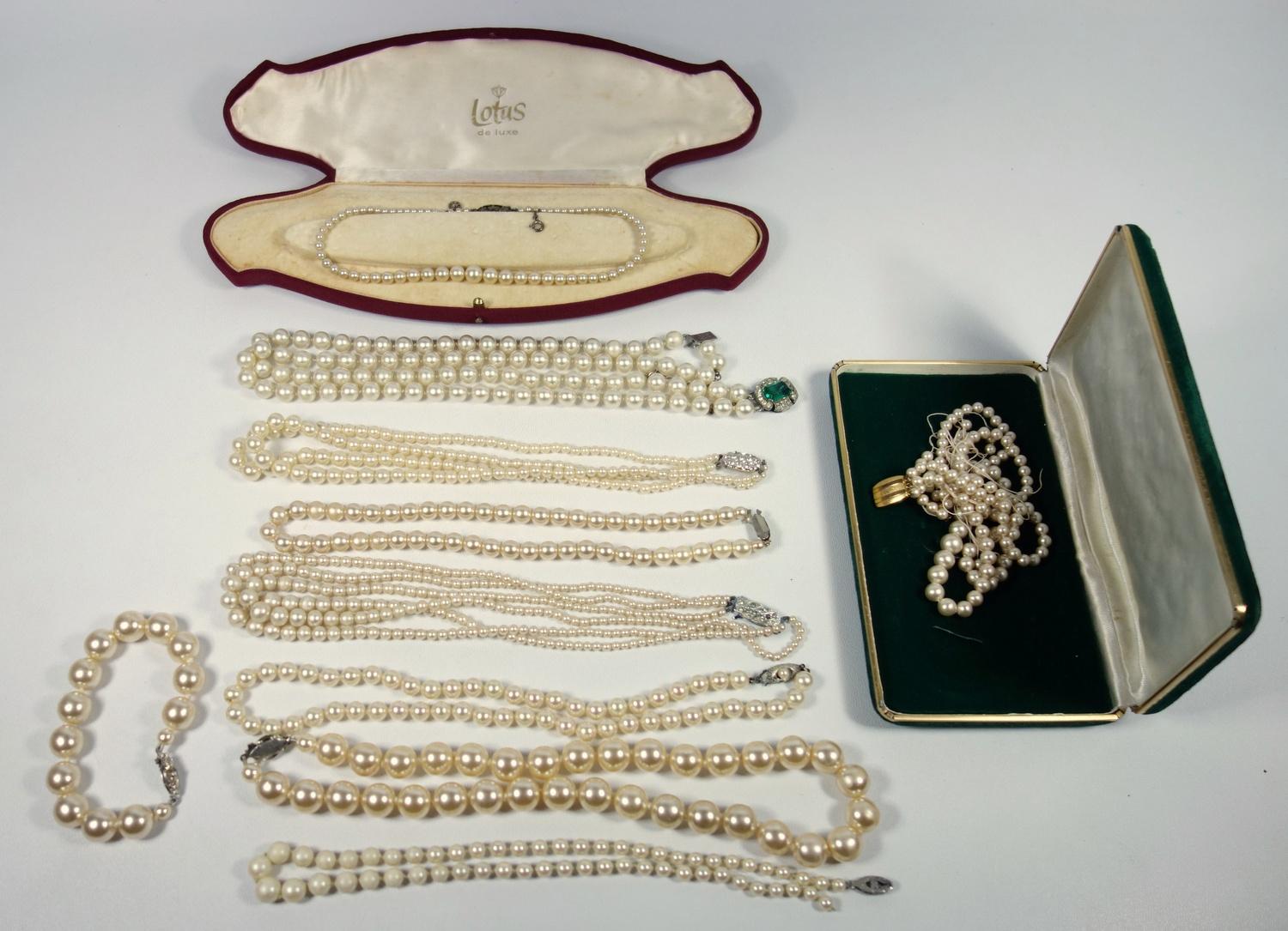 9 CT 'CIRO' STAMPED TRIPLE STRAND PEARL CHOKER NECKLACE (BROKEN), A TWO ...