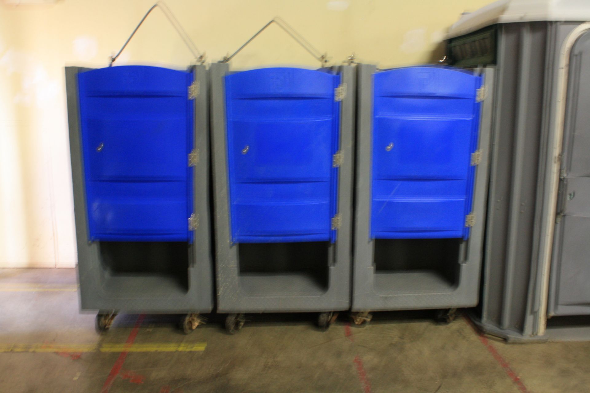 Hi Rise portable toilets, in very good condition. Half High Rise ...