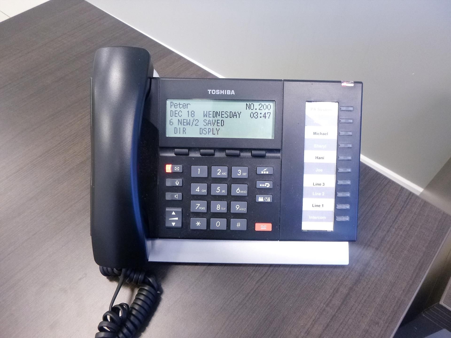 Toshiba Strata IP phone system, model CHSV40A3 c/w (10) handsets