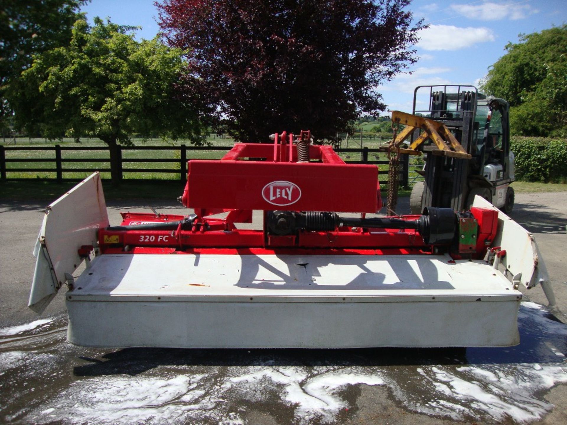 LELY FRONT 320 MOWER CONDITIONER