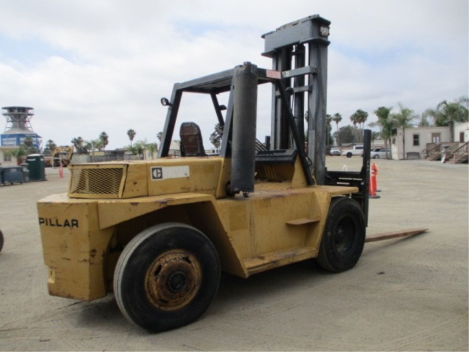 Caterpillar V200B Construction Forklift, 20,000# Capacity, Cat 3208 ...