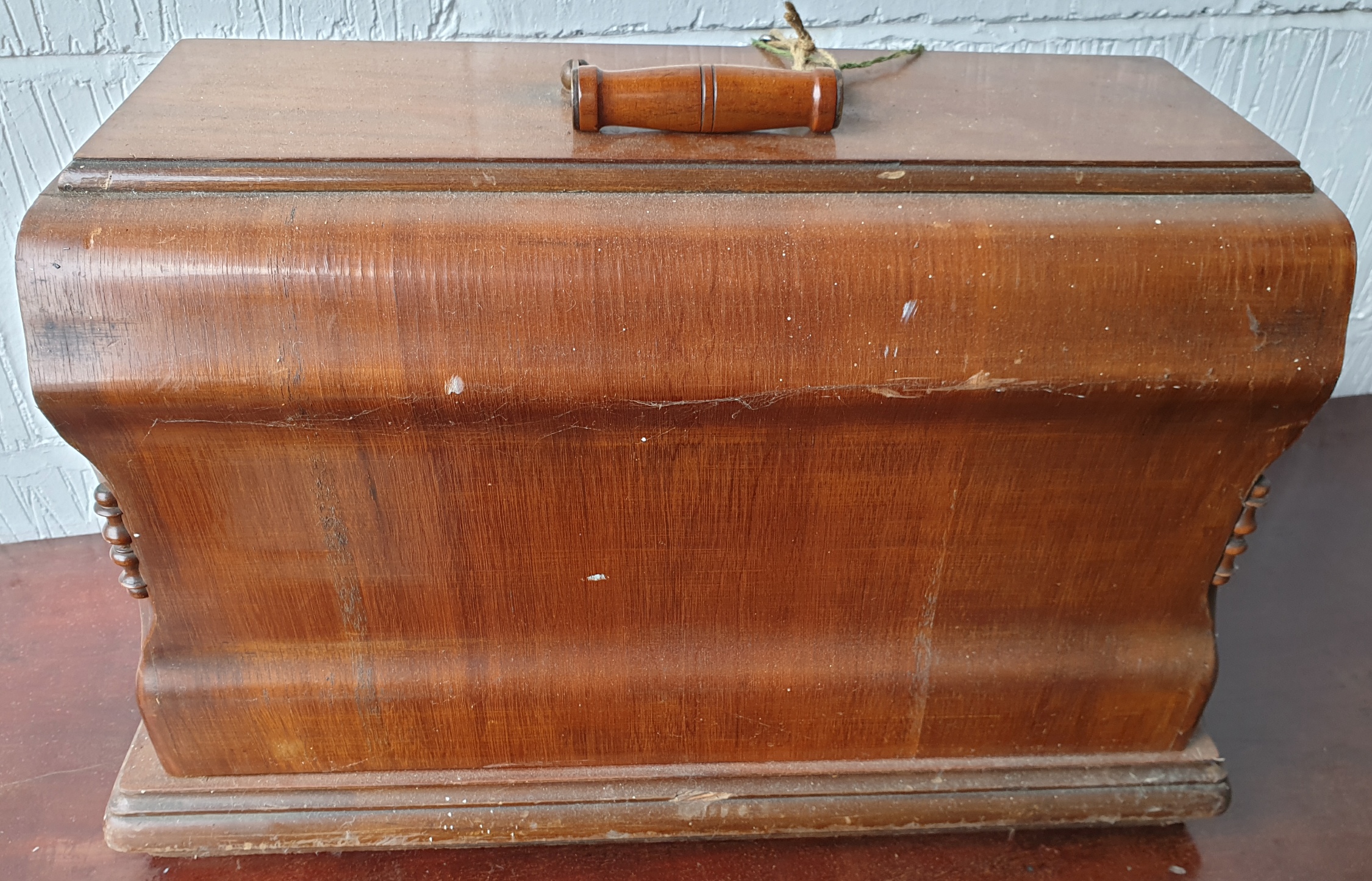 Vintage The Royal Ruby Sewing Machine Vintage The Royal Ruby Sewing ...