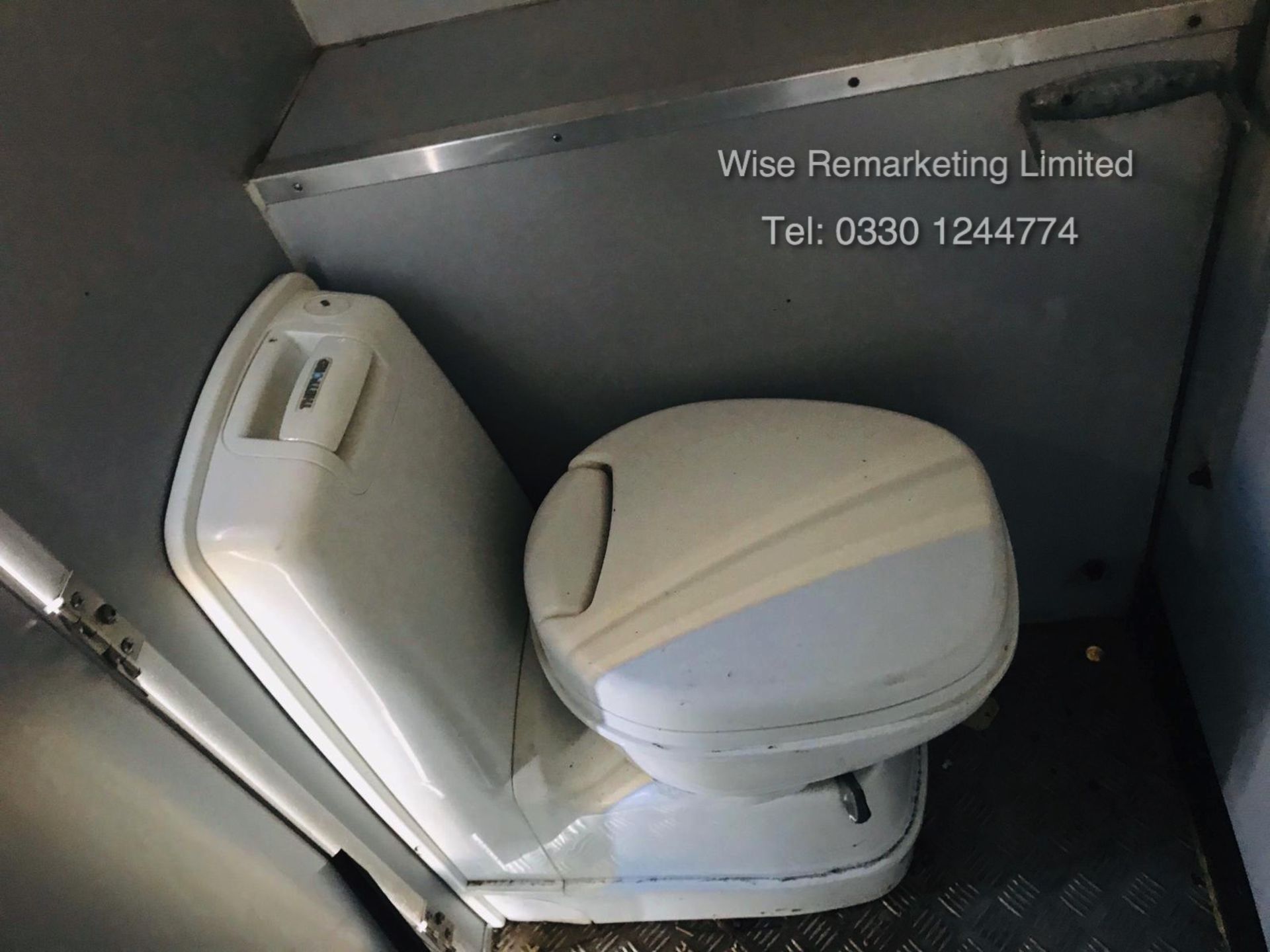 Item Information Volkswagen Crafter 2.0 TDI 8 Seater Messing Unit ...