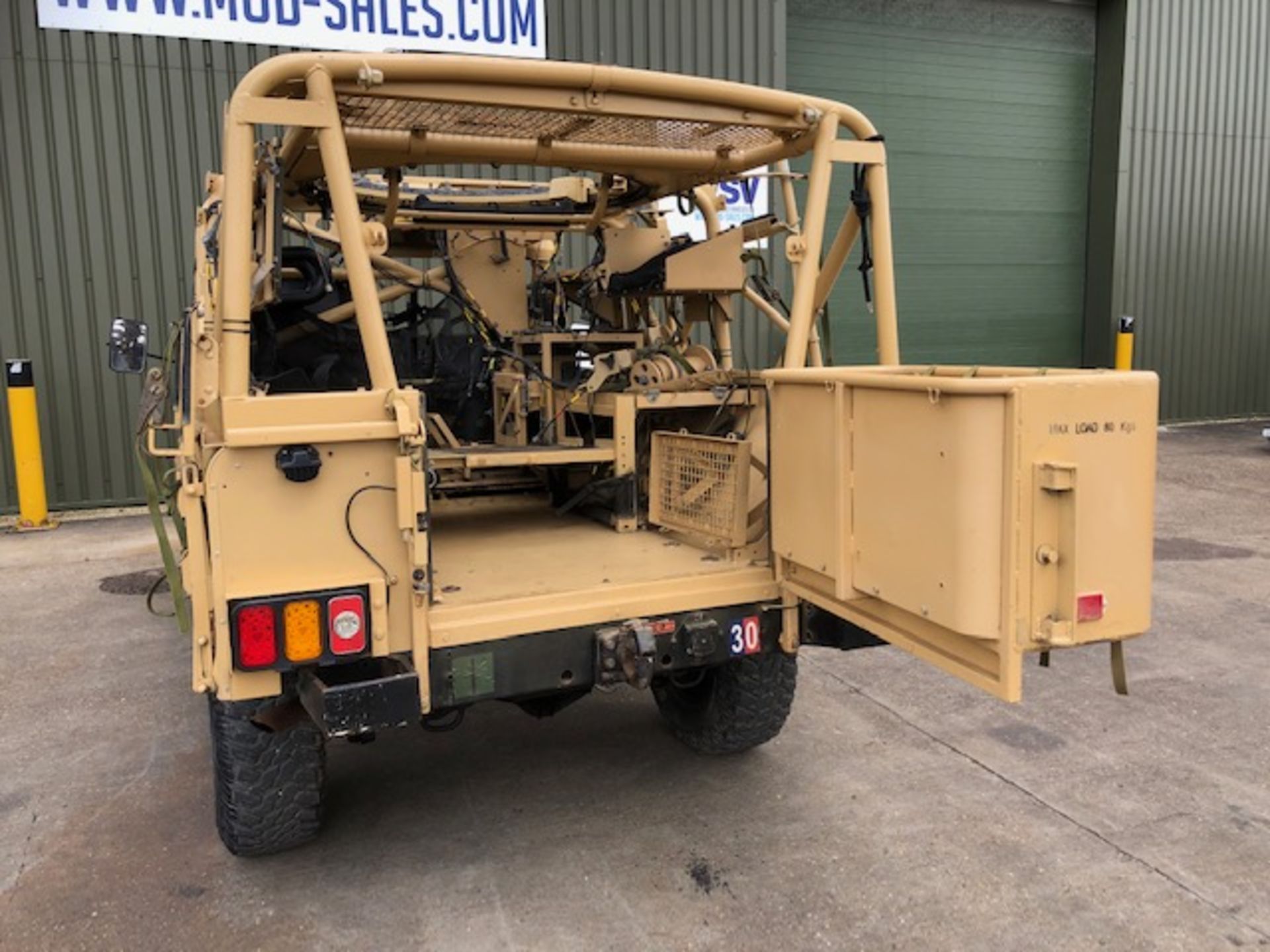 You are bidding on a recently released from the UK MoD a Land Rover ...