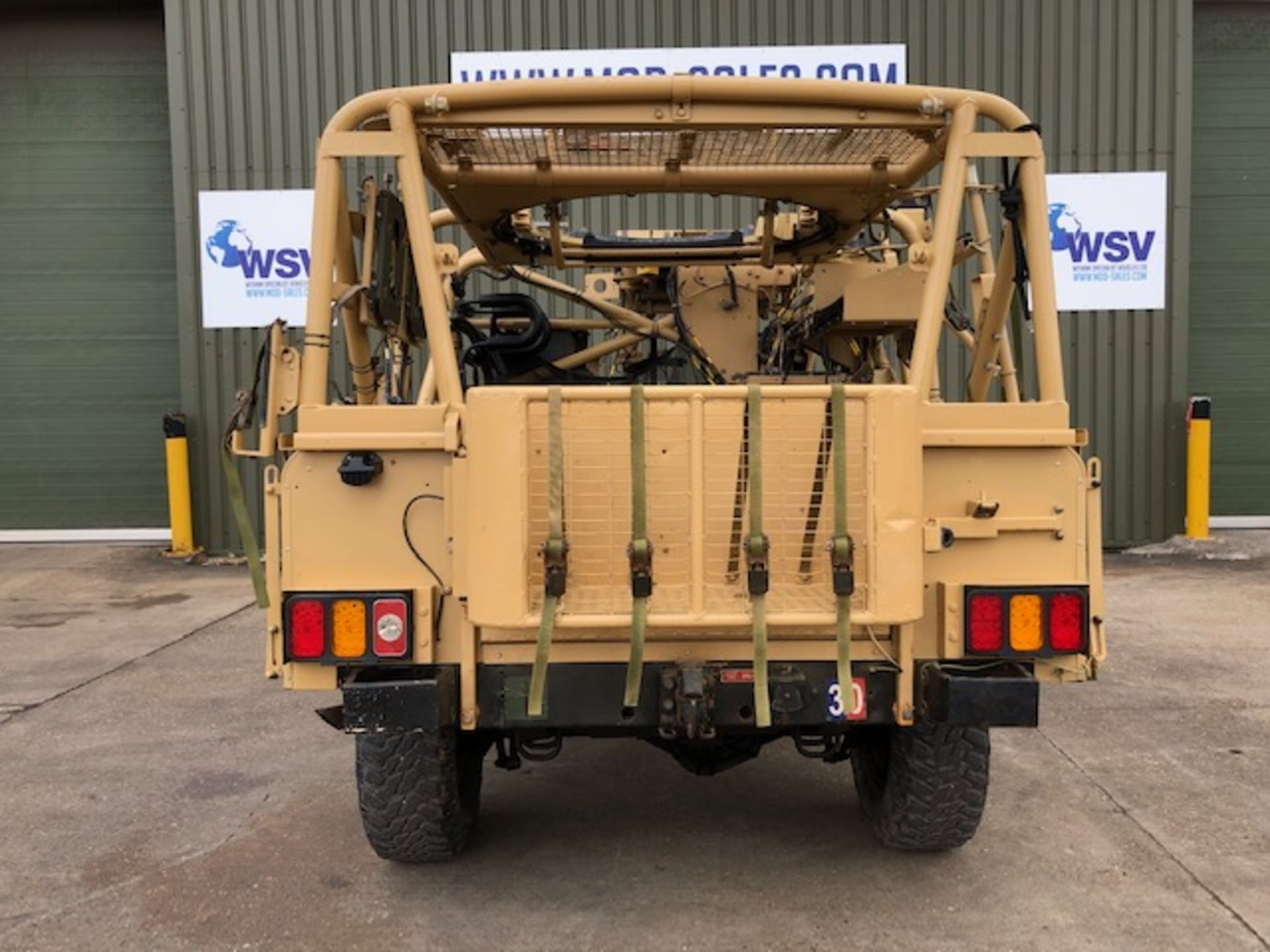 You are bidding on a recently released from the UK MoD a Land Rover ...