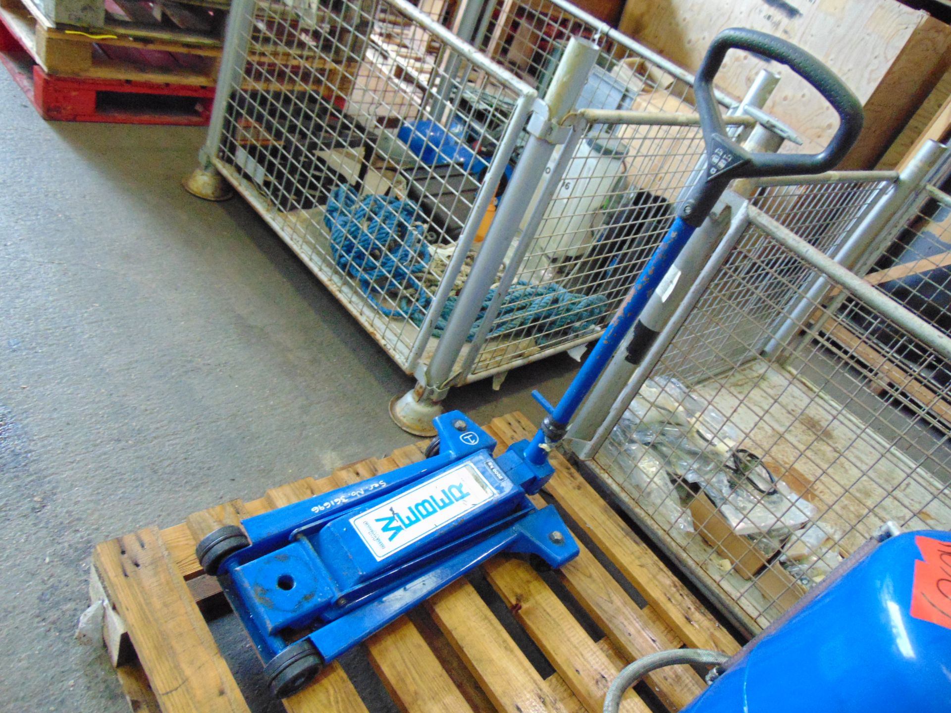You are bidding on a Weber Hydraulic WDK20 2Ton Workshop Trolley Jack ...