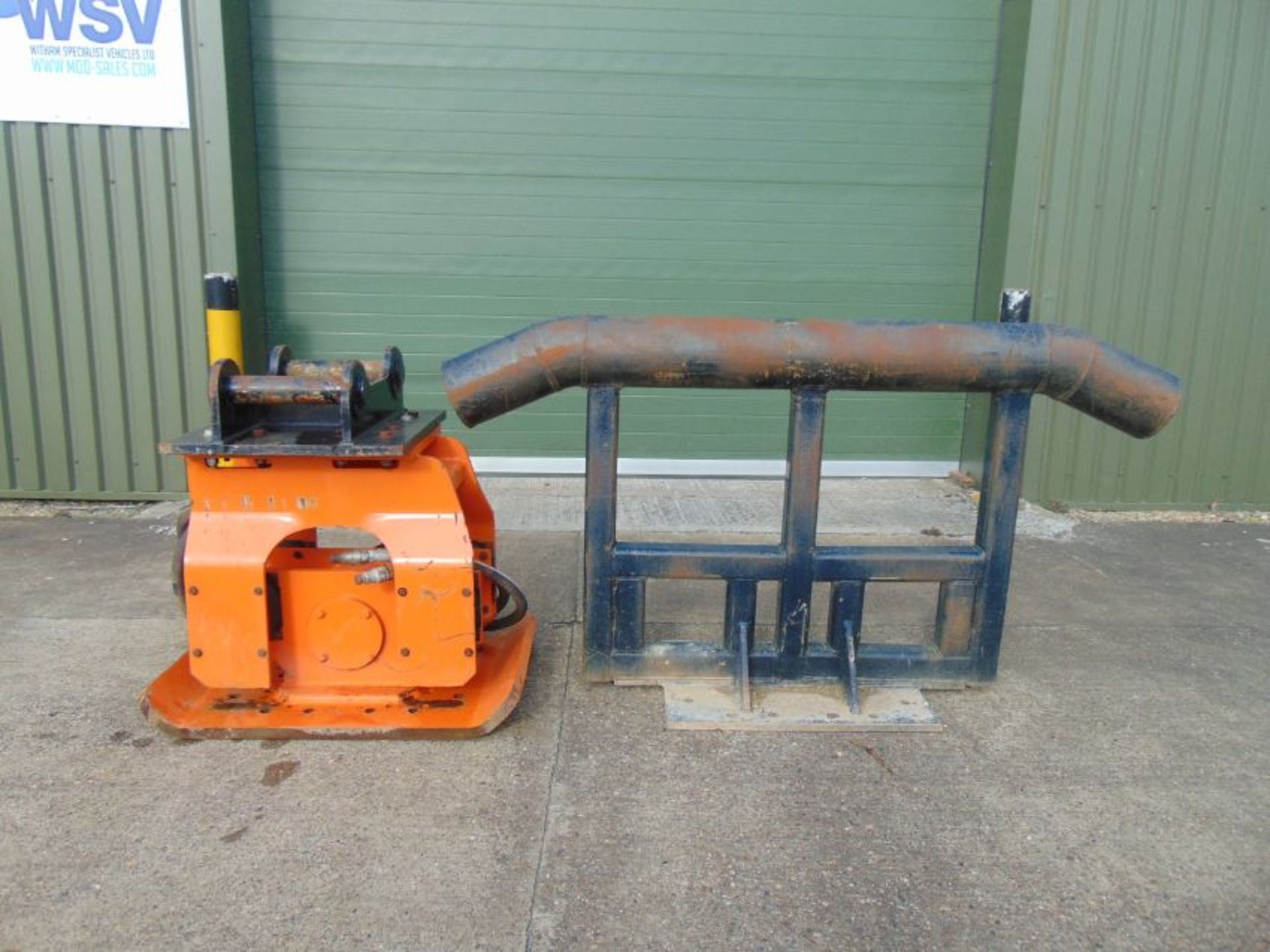 You are bidding on a Allied Ho-Pac 1600 Vibratory Plate Compacter ...