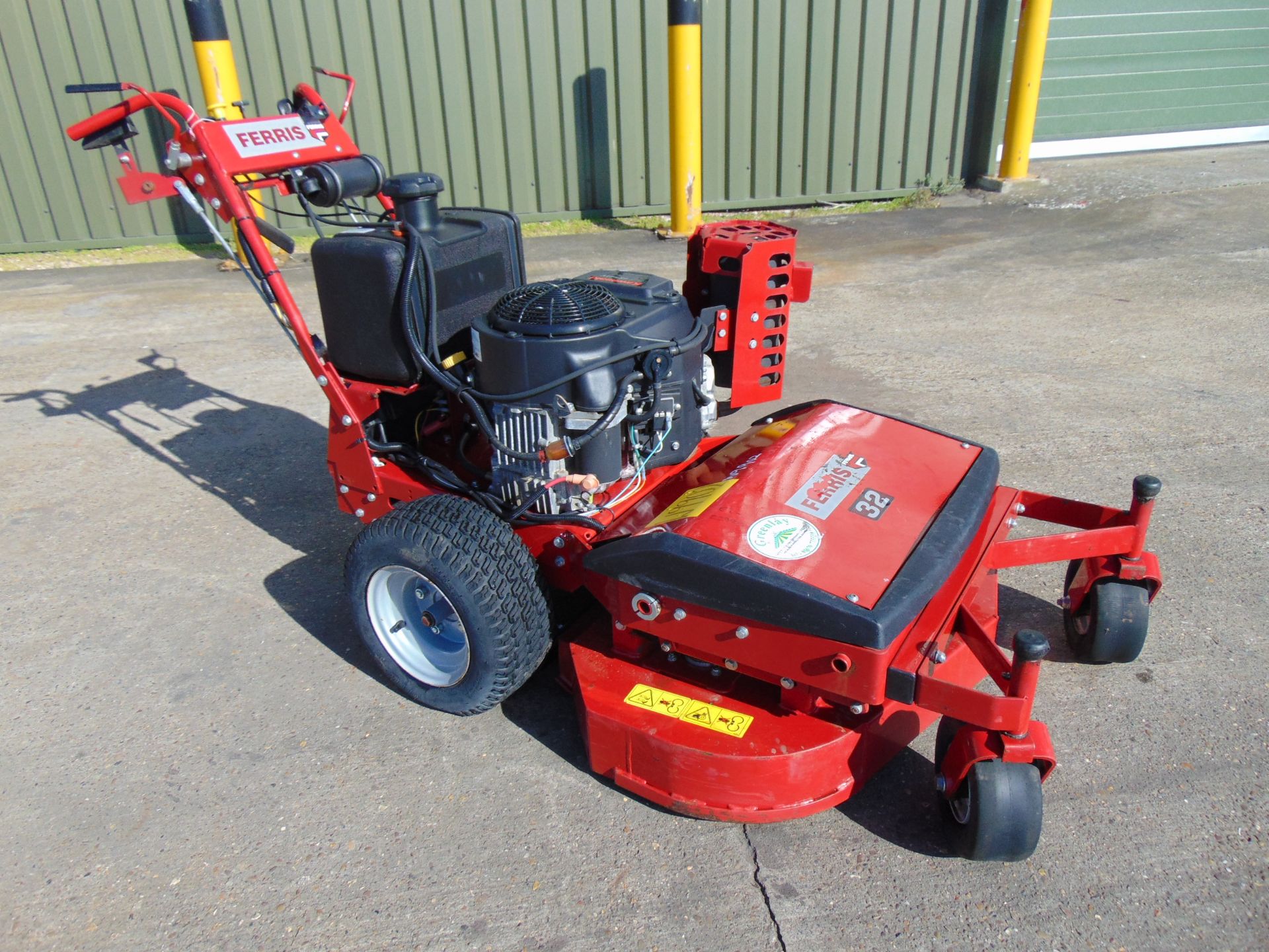 You are bidding on a Ferris 32'' Walk Behind Commercial Mower c/w ...