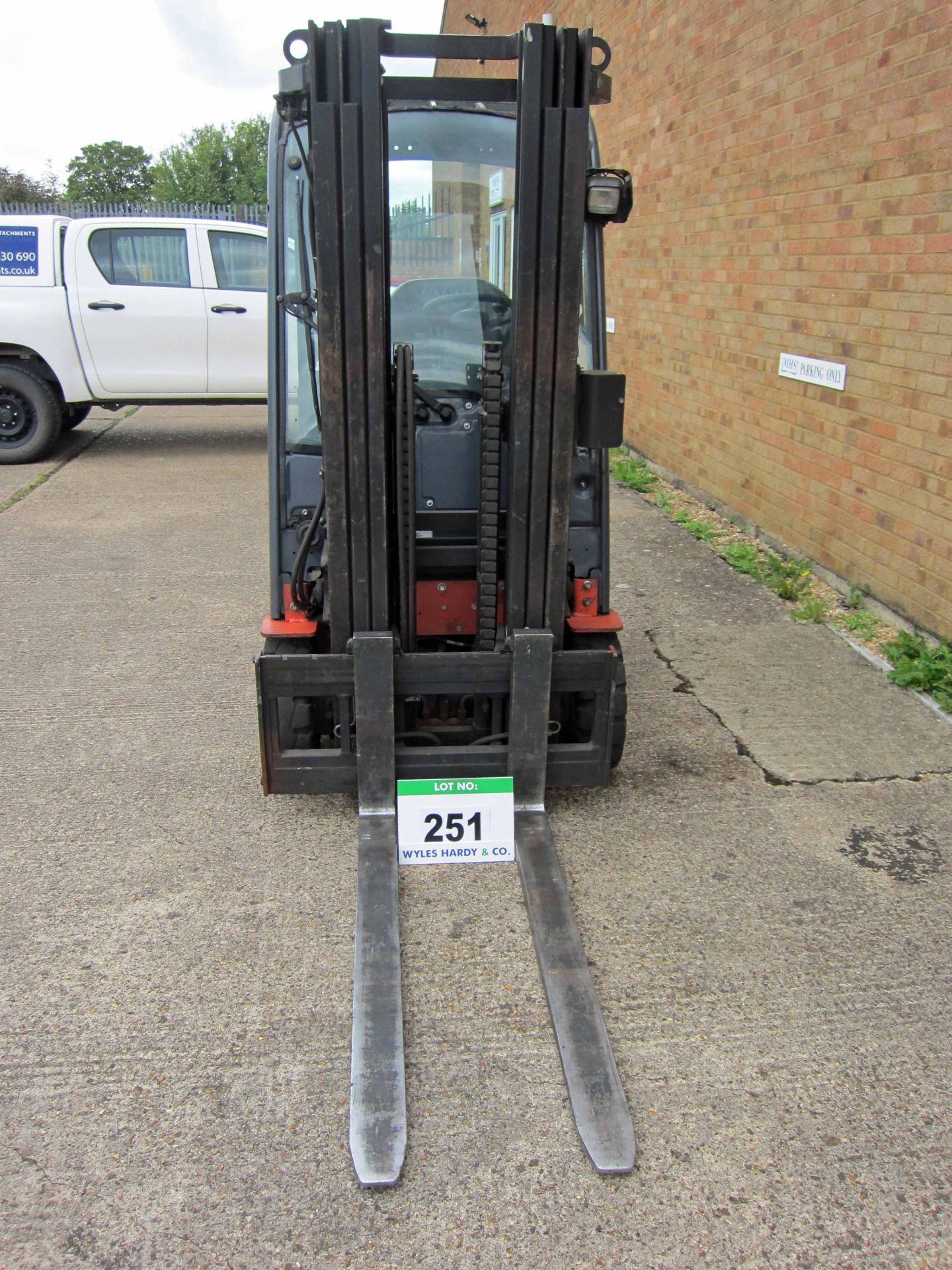 A TOYOTA Traigo 48 15 Model 8FBET15 Spec. FSW-EO11, Battery Electric ...
