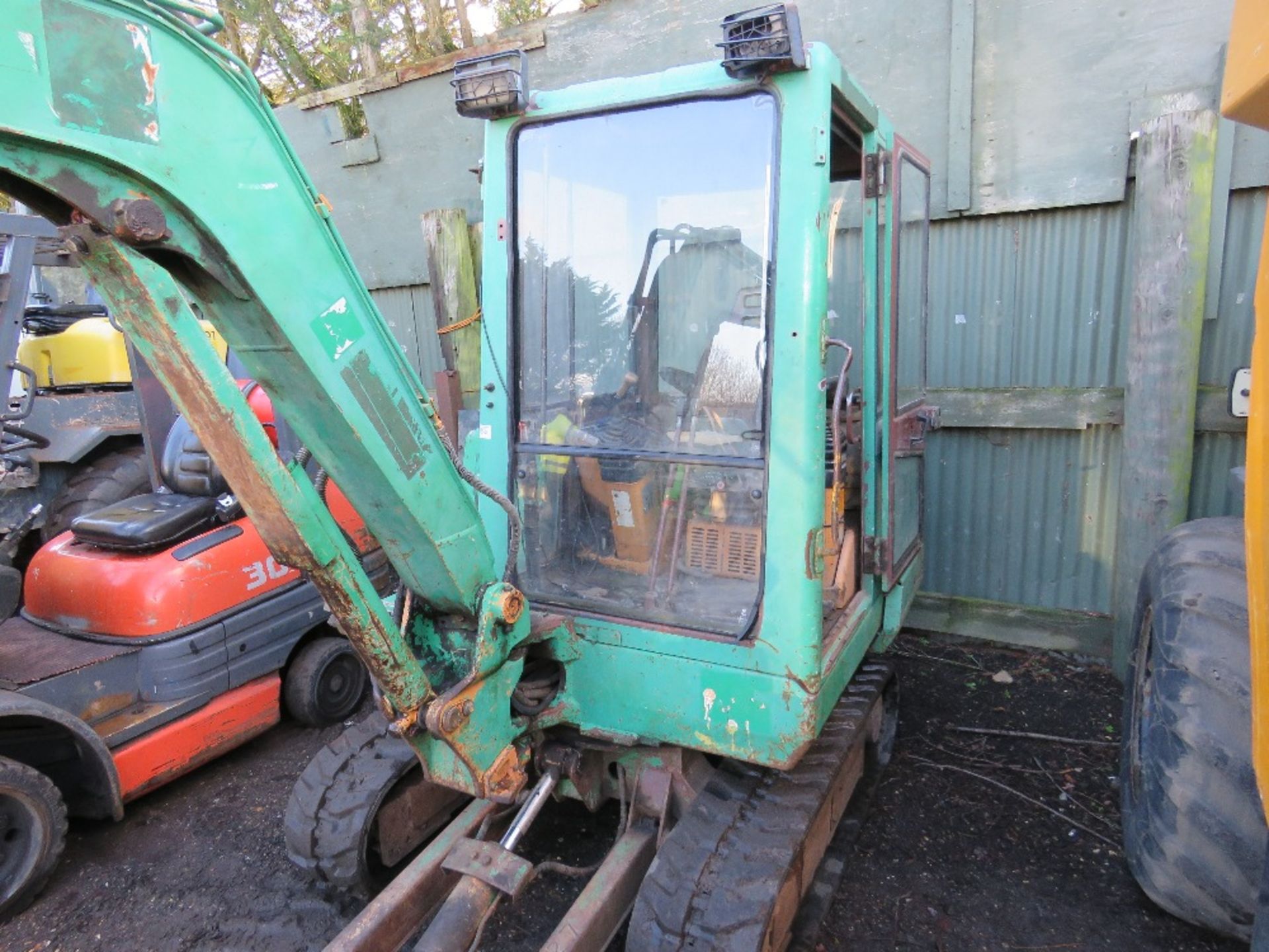 CASE CK28 RUBBER TRACKED MINI EXCAVATOR. 2.8 TONNE RATED, 5624 REC ...