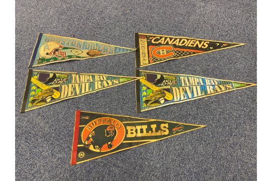 A Lot of five vintage NFL Sports flags for American Football and ...