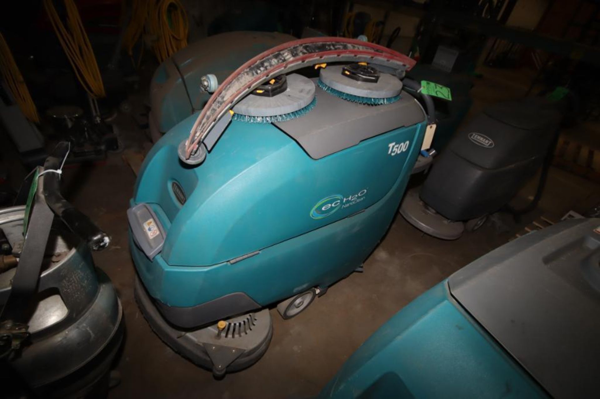 Tennant T500 ec H2O Nano Clean Walk Behind Scrubber, 700mm 28" Disk