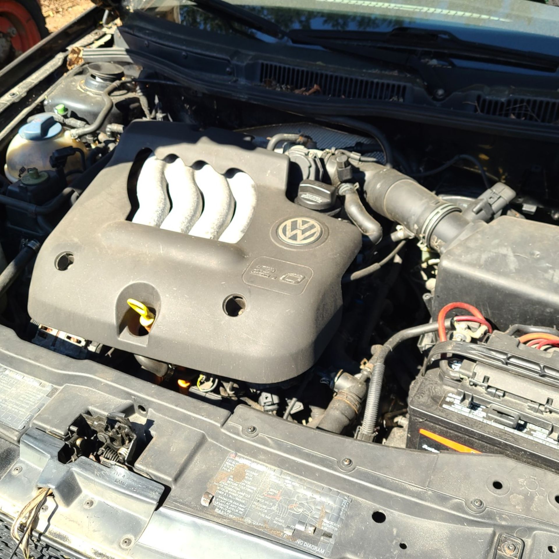 1999 VW JETTA 4 DR. 2L GAS, 5 SPD. APPROX. 250,000 KM S/N ...