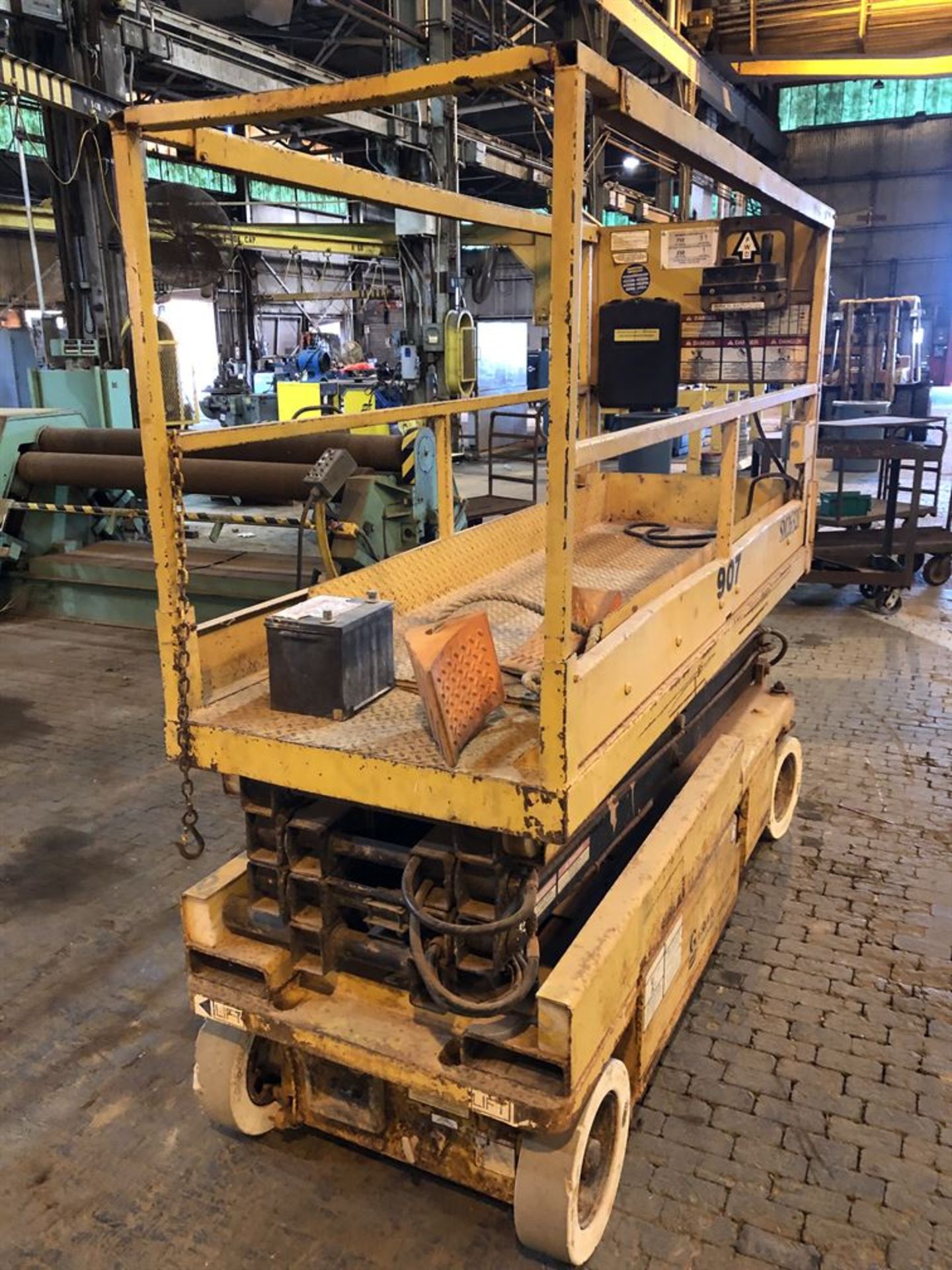 Grove SM2632E Scissor Lift, 750 lb Capacity, s/n 2501, 947 Hours ...