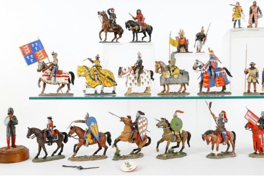 Del Prado models of Medieval Warriors and Japan Samurai figures (28 ...
