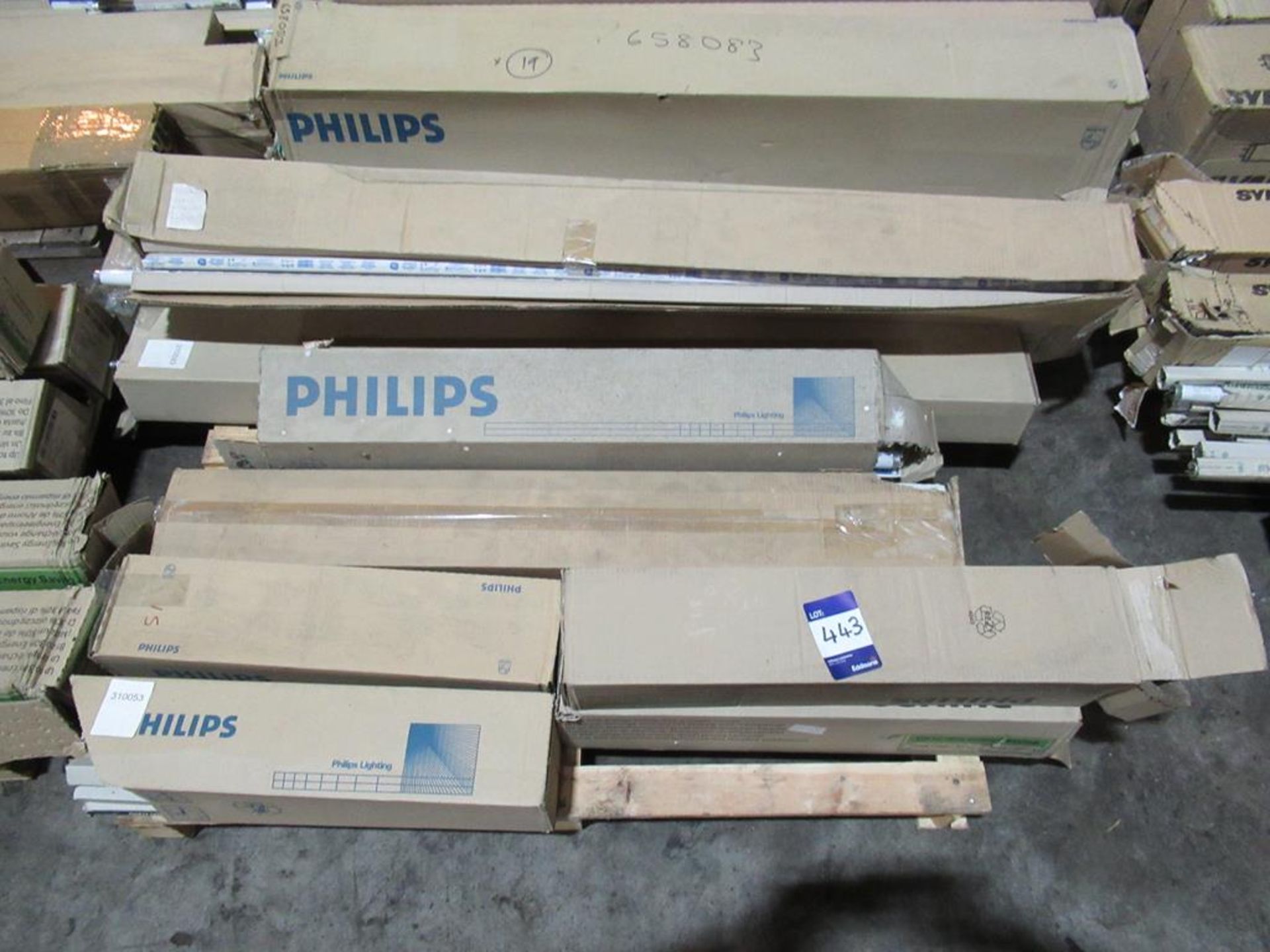 Mix x Mixed Pallet of Philips Tubes 2ft, 4ft & 5ft Mixed OEM Trade ...