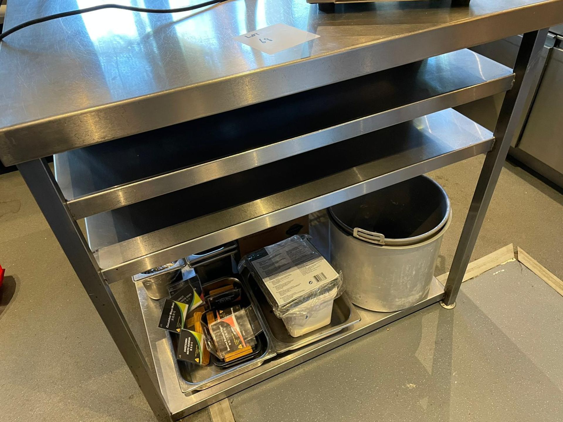 STAINLESS STEEL WORKBENCH 950 x 950