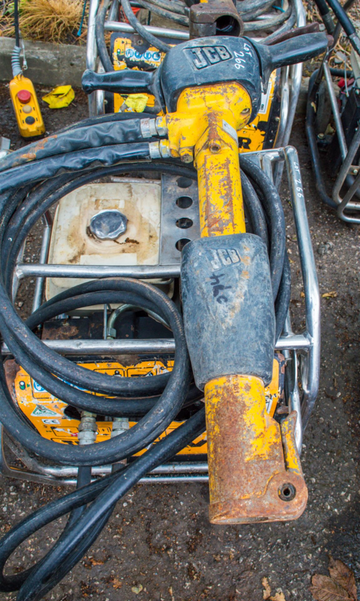 JCB Beaver petrol driven breaker c/w Hydraulic anti-vibe breaker