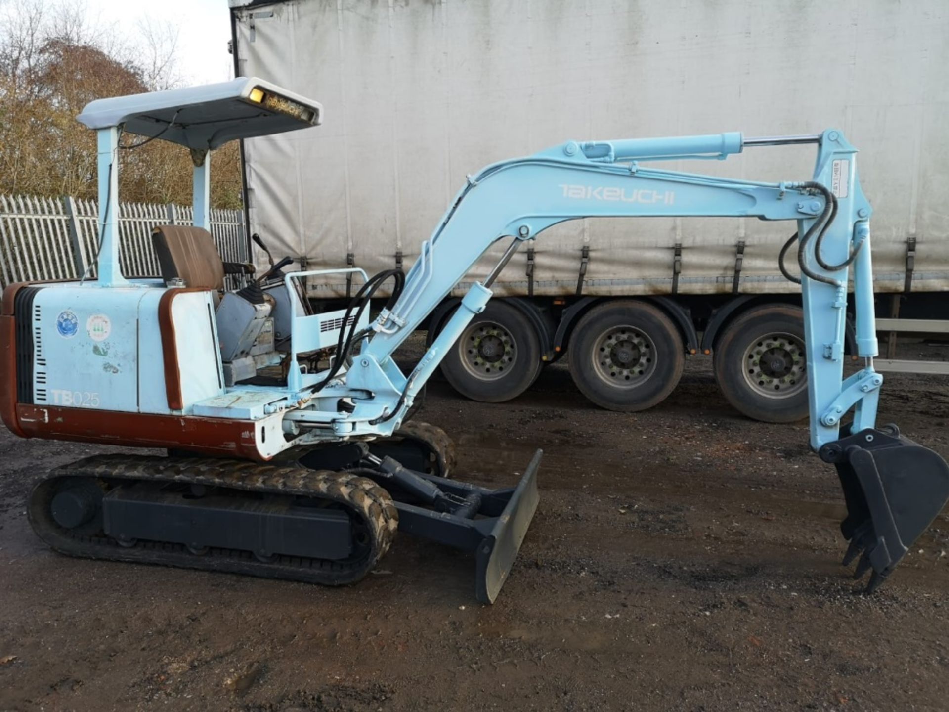 TAKEUCHI TB025 2.6 TON DIGGER C.W 1 BUCKET RDD Item Location: Husseys ...