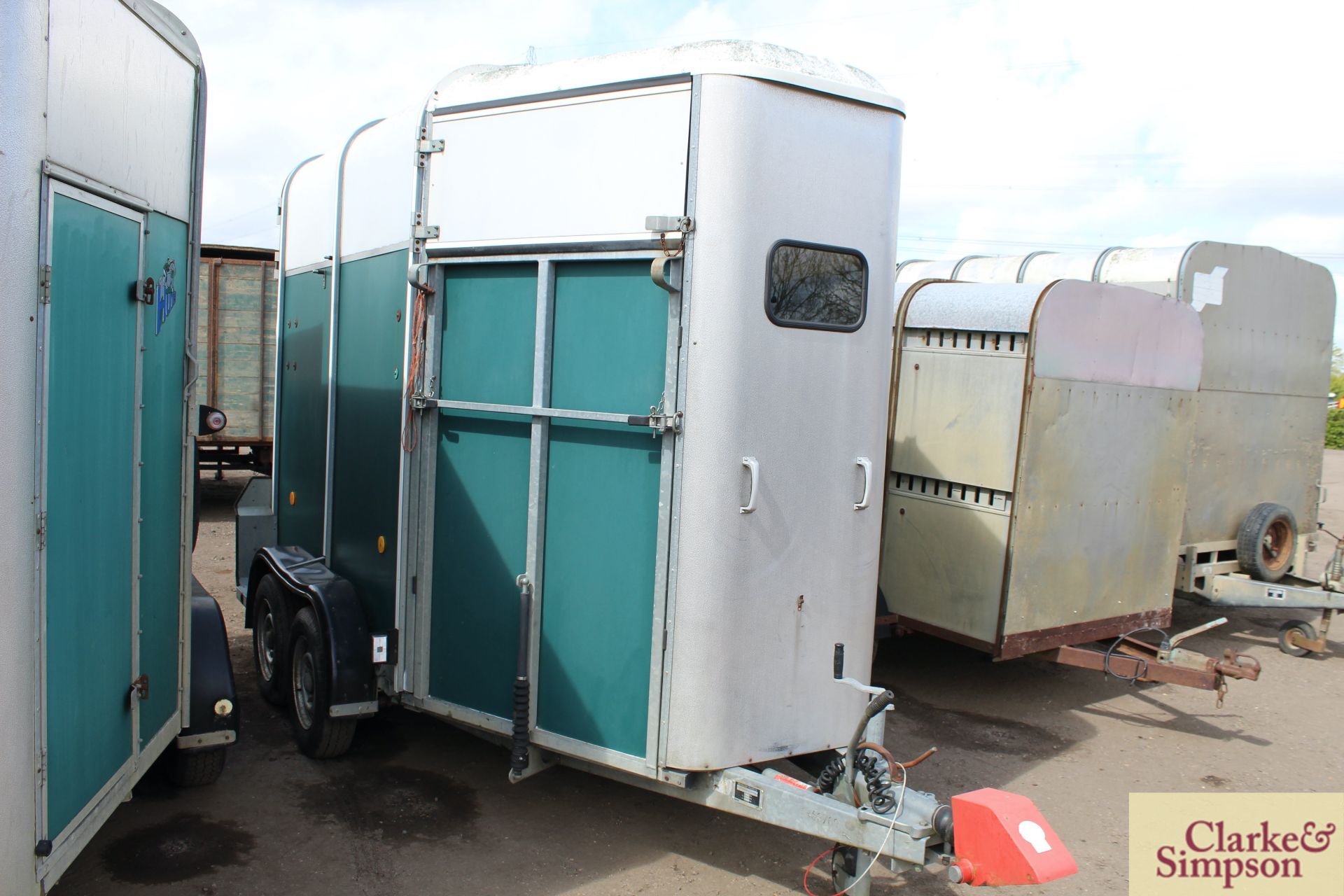 Ifor Williams HB505R Hunter two horse twin axle horse box. Serial ...