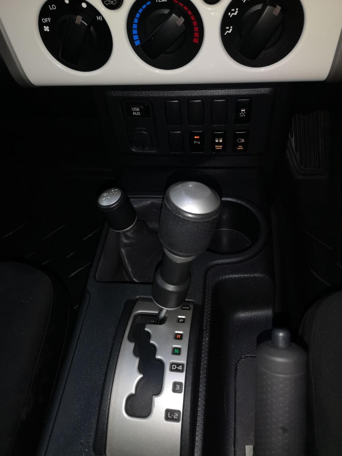 White RHD Toyota FJ Cruiser 4.0 Petrol 2014, RHD Only 41’135 Miles LED ...