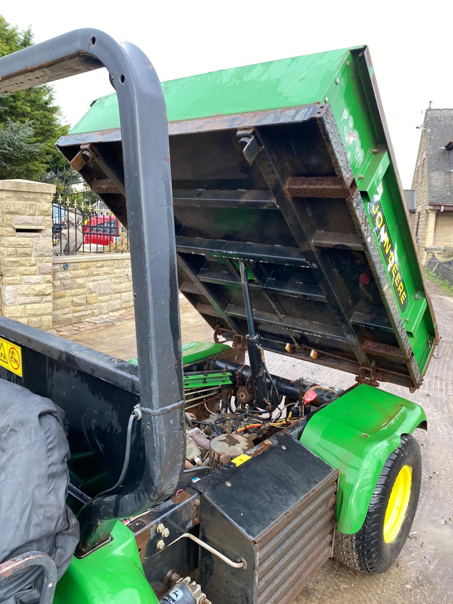 DS - JOHN DEERE PRO GATOR, REAR PTO WHICH WORKS, RUNS, WORKS AND TIPS ...