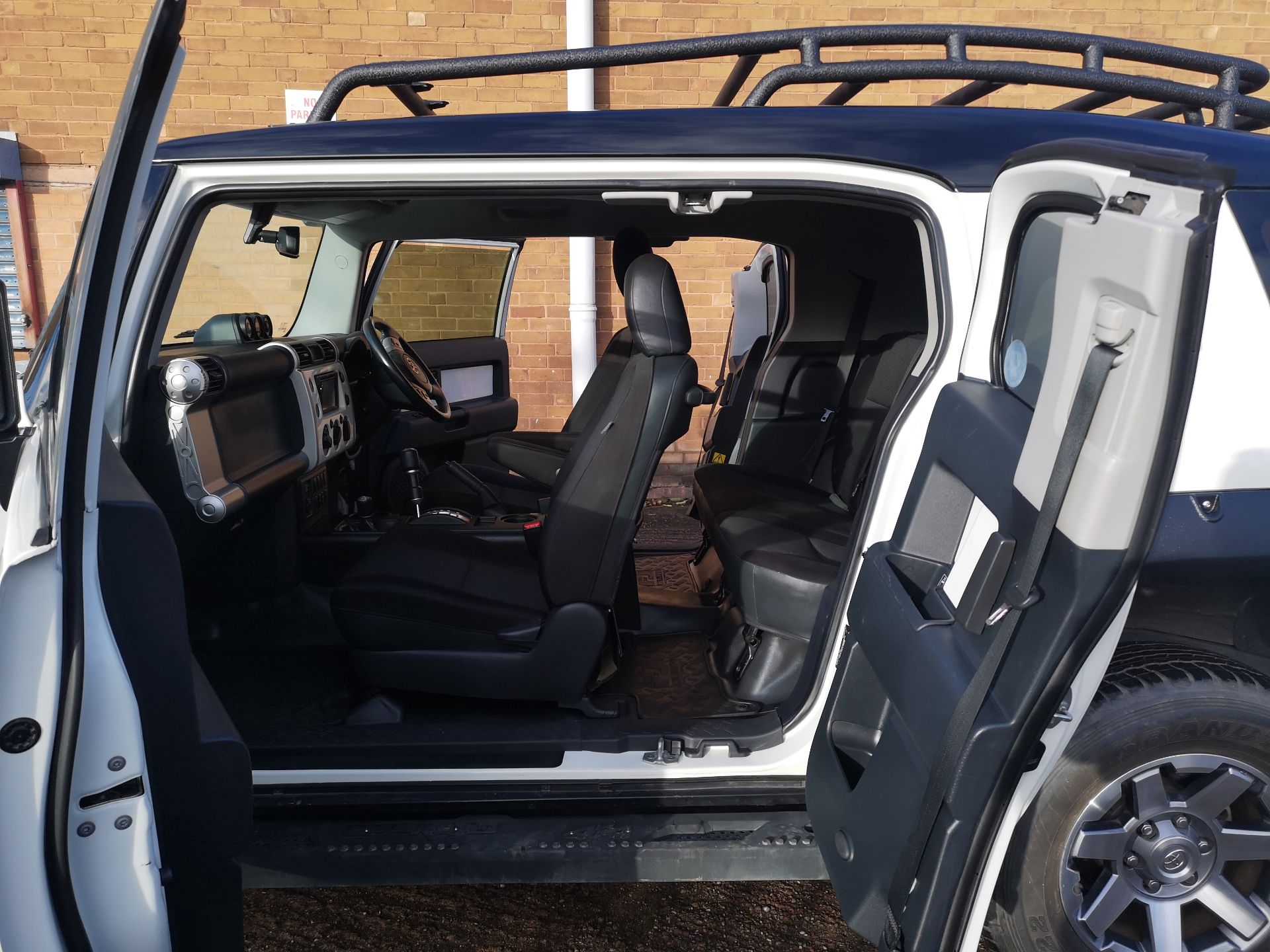 White RHD Toyota FJ Cruiser 4.0 Petrol 2014, RHD Only 41’135 Miles LED ...