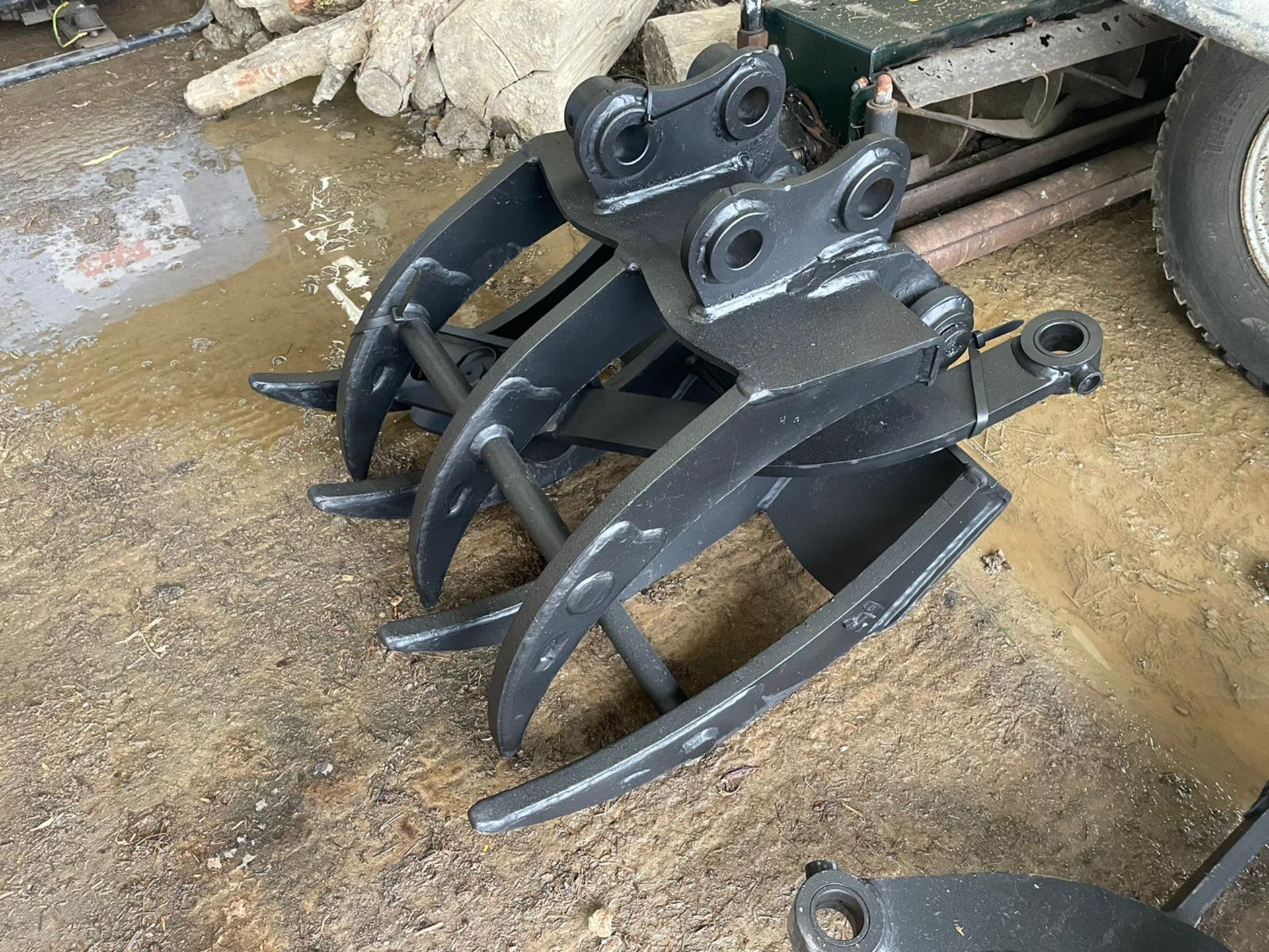 JA - NEW AND UNUSED 2020 7 PIECE FINGER GRAB, SUITABLE FOR MINI DIGGER ...
