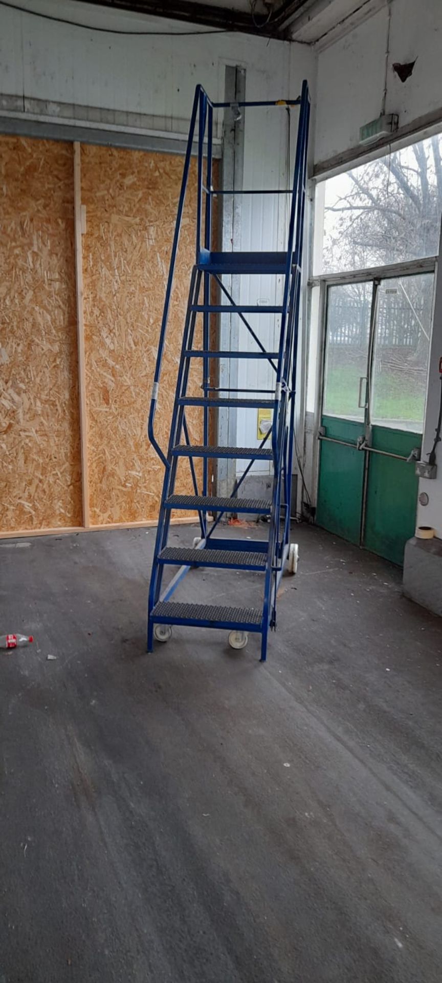 Moveable staircase 8 steps, platform 2m h, 150d 60w Appraisal: Used ...