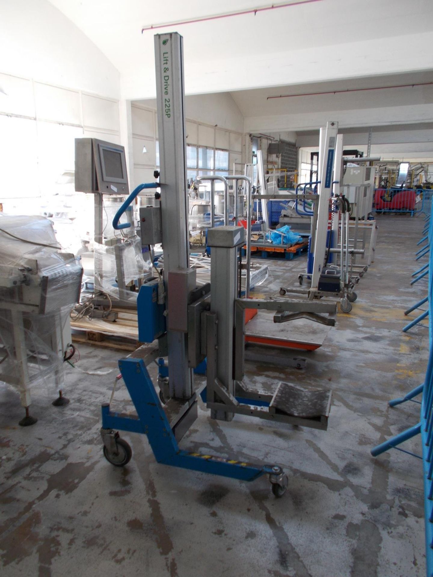 Pronomic 'Lift & drive 225P stand l-o-squeeze' pedestrian operated ...