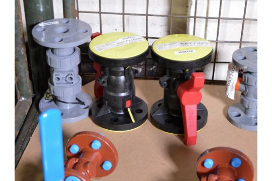 2x Safi Plastic 25mm Dia Ball Valves, GF 25mm Dia Plastic Double Union ...