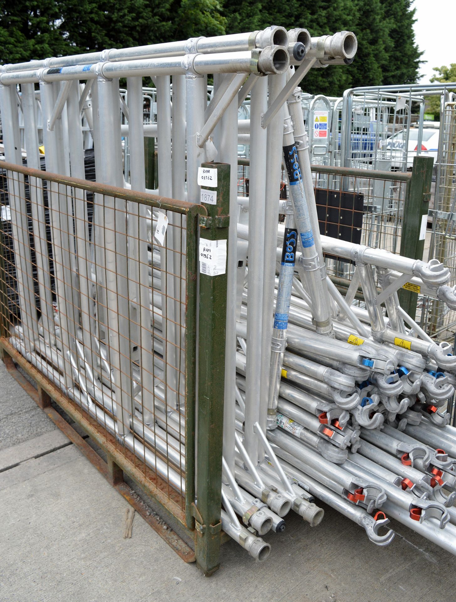 Boss Scaffolding Tower Set - legs, arms, platforms, ladder sections ...
