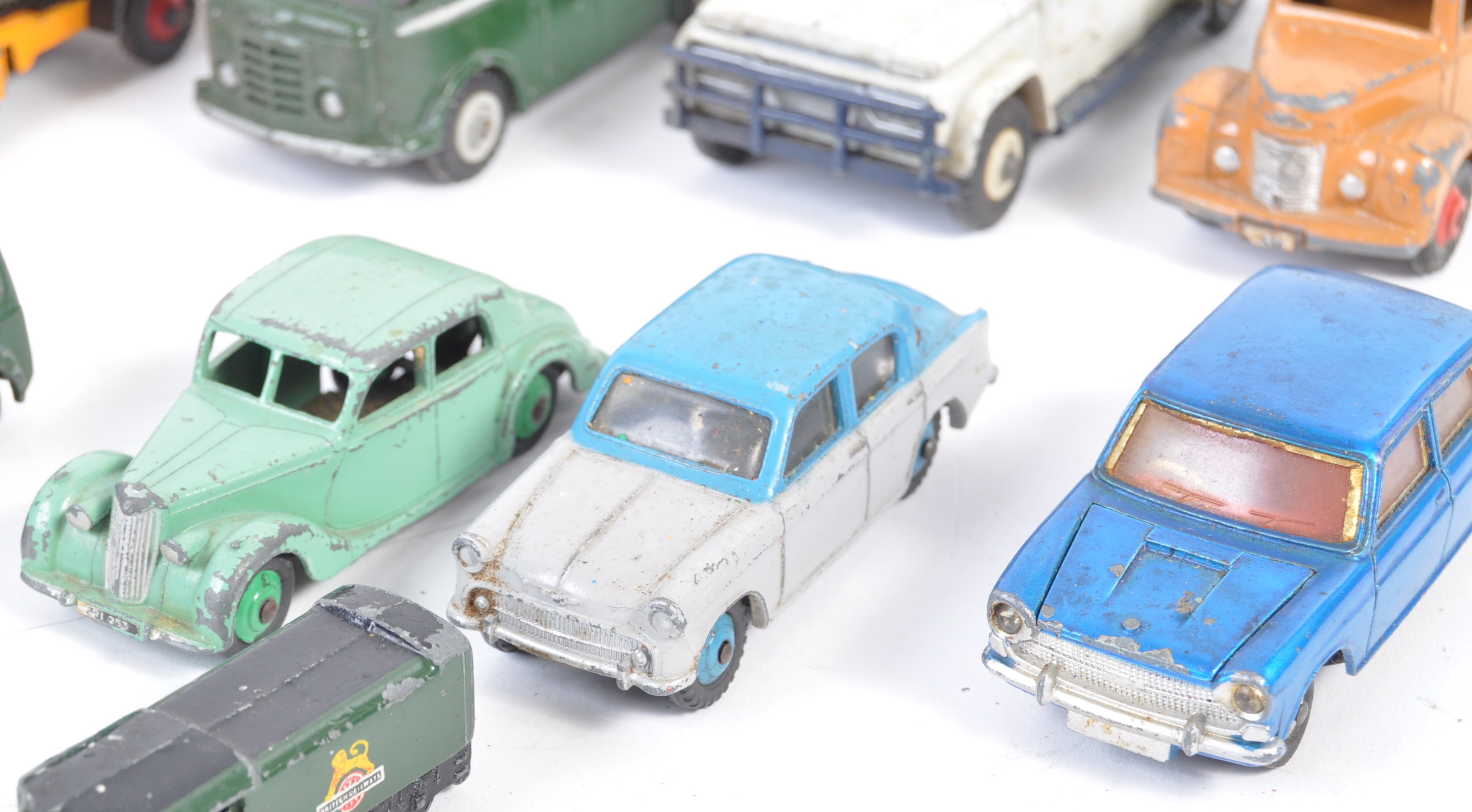 A collection of 16x original vintage Dinky Toys made diecast model ...