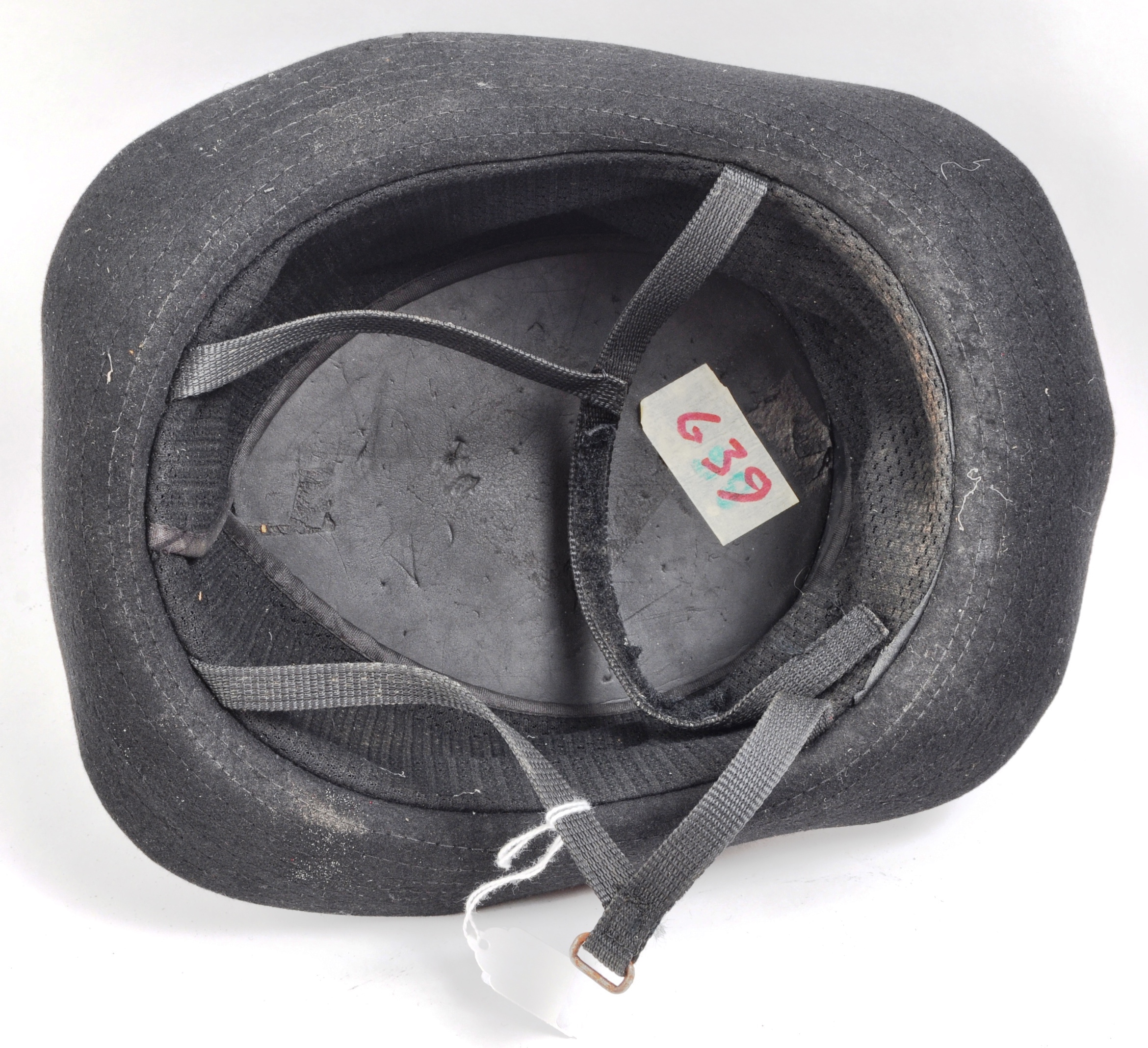 20TH CENTURY SCOTTISH POLICE FEMALE CHIEF SUPERINTENDENT HAT - auctions ...