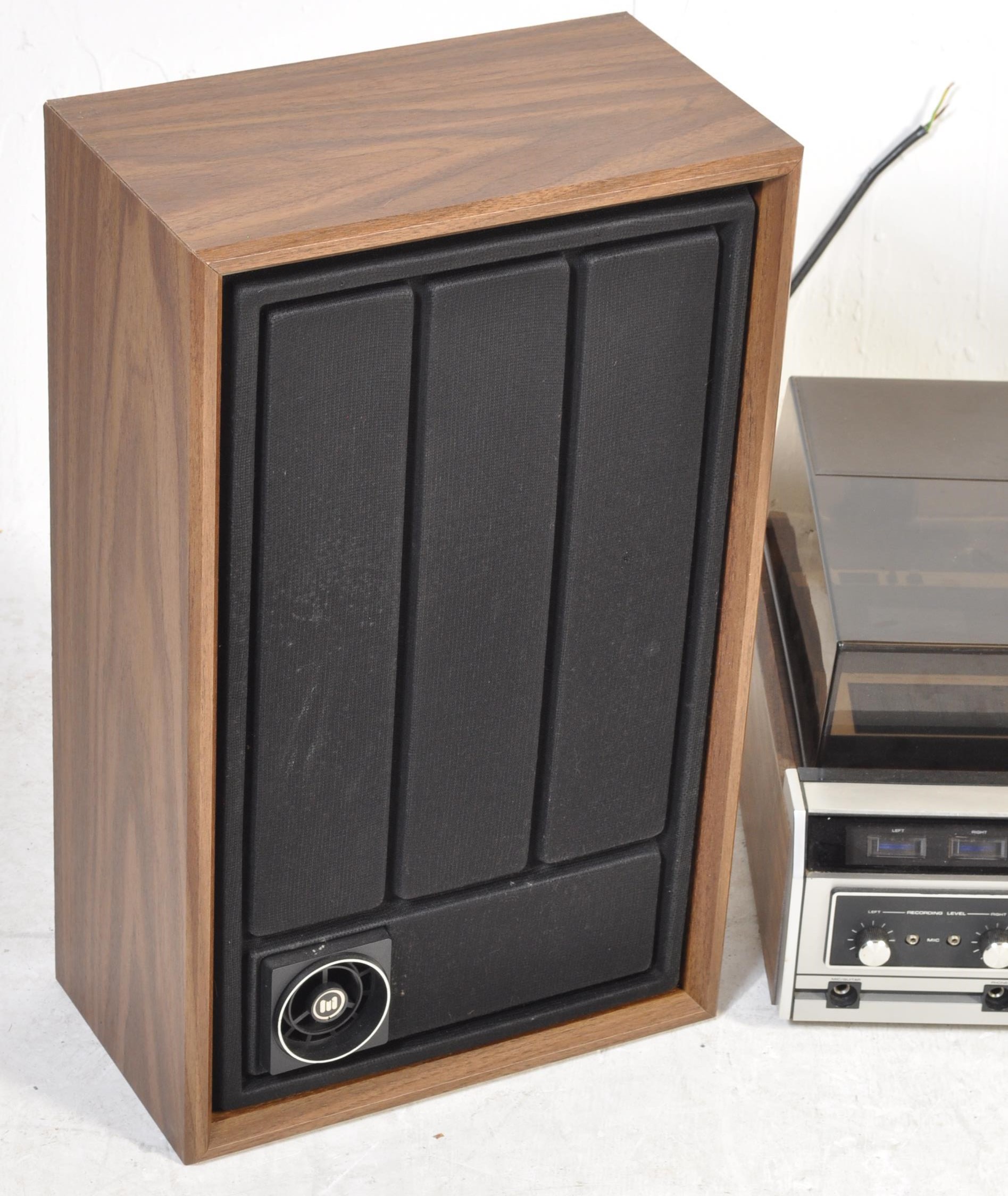 A vintage retro 1970’s Hi-Fi system by Winthrop Symphony. The 3 in 1 ...