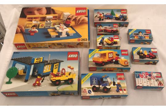 A collection of 1970's and 1980's Lego to include: 263 Kitchen, 6363 ...