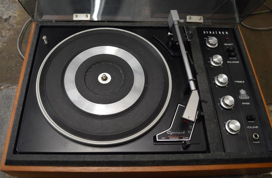 Dynatron Garrard record player with 2 speakers