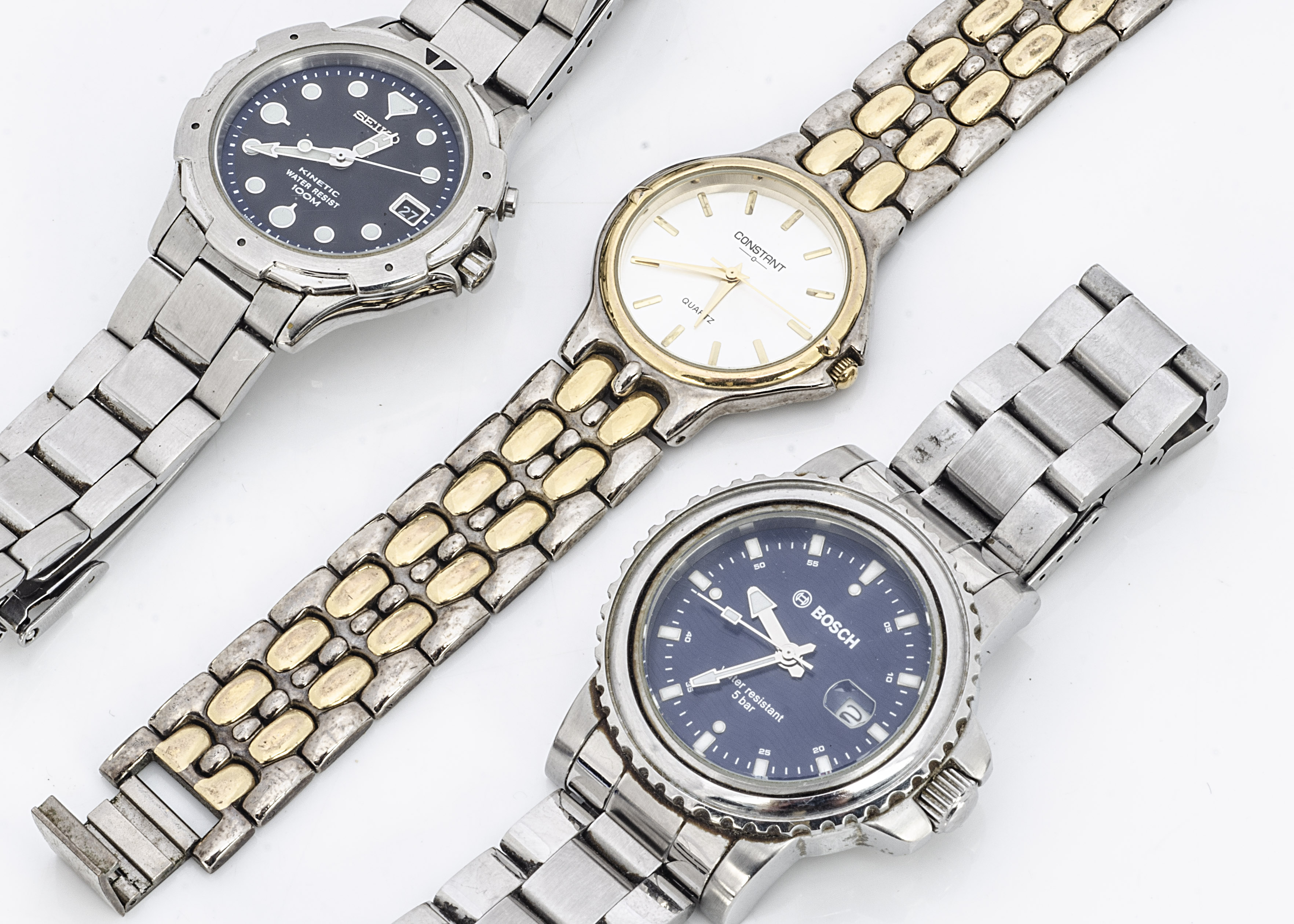 Three modern gentlemen's wristwatches, including a Seiko Kinetic, a ...