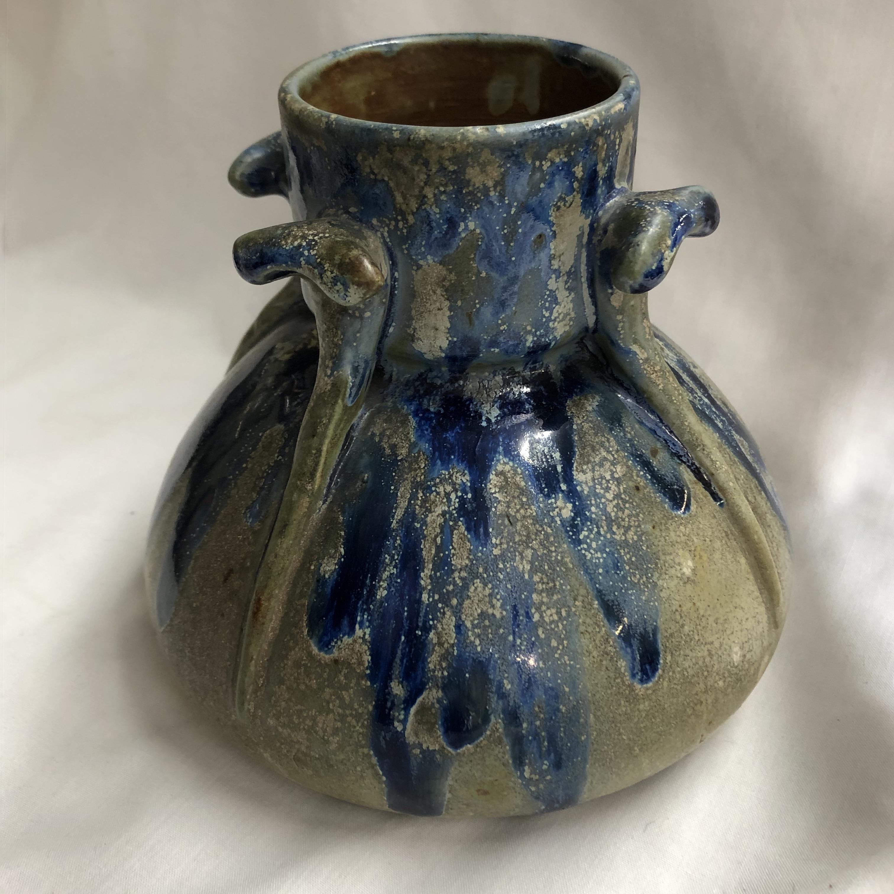 ARTS AND CRAFTS POTTERY SQUAT BULBOUS VASE WITH BLUE FIRED DRIP GLAZE ...